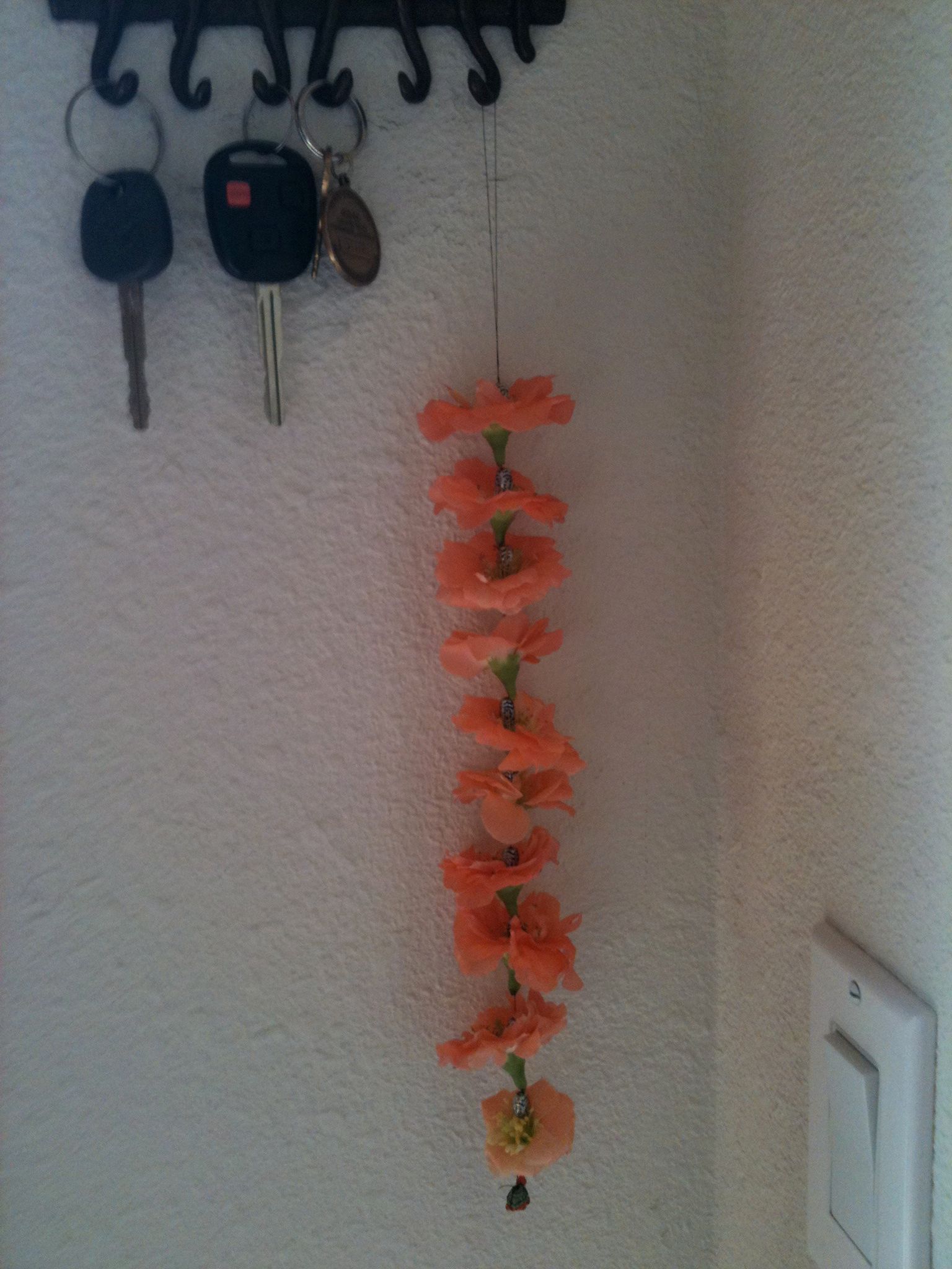 Make an Easy Flower Chain : 4 Steps - Instructables