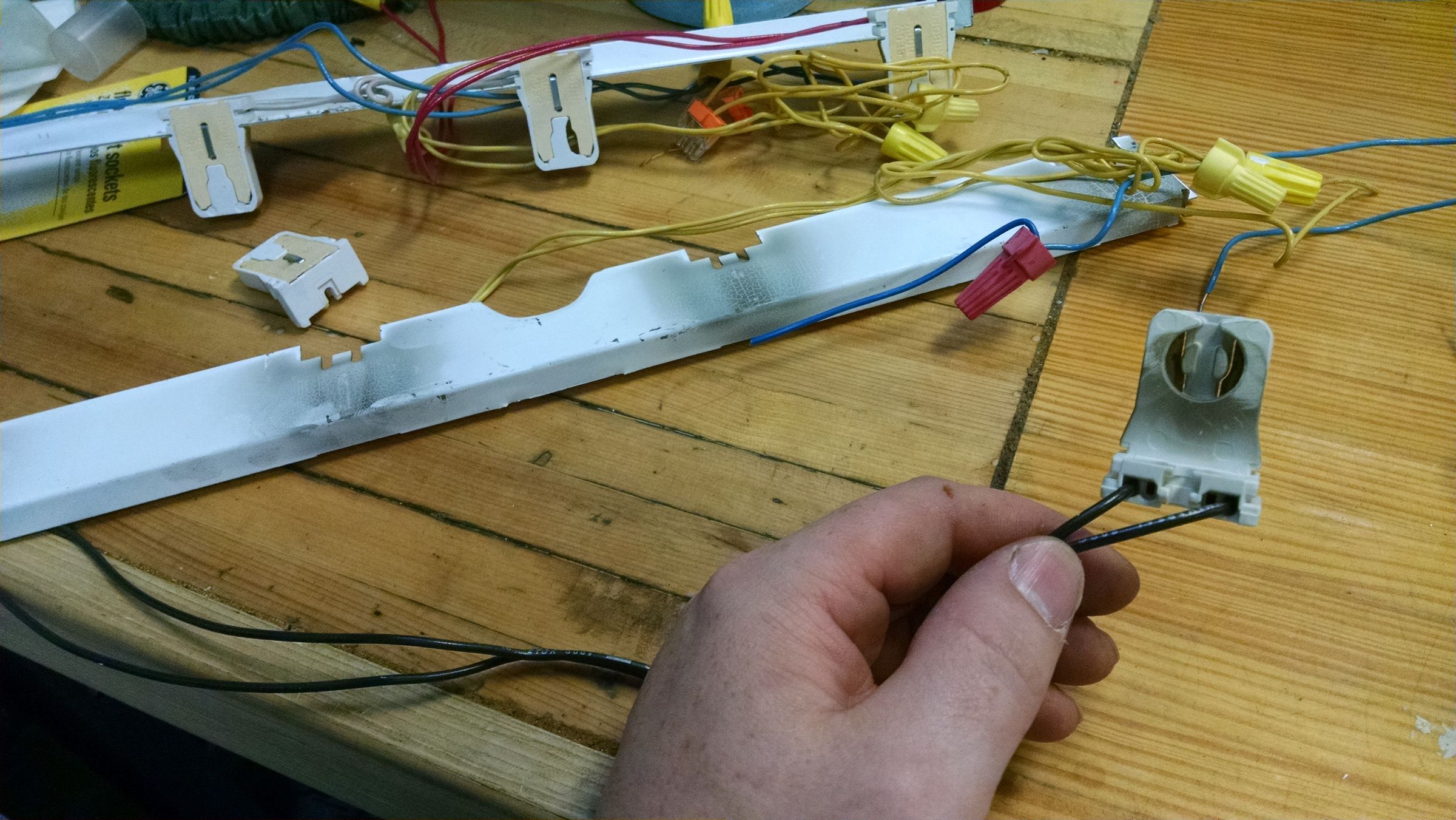 T12 Fluorescent Light Ballast Replacement : 4 Steps (with Pictures ...
