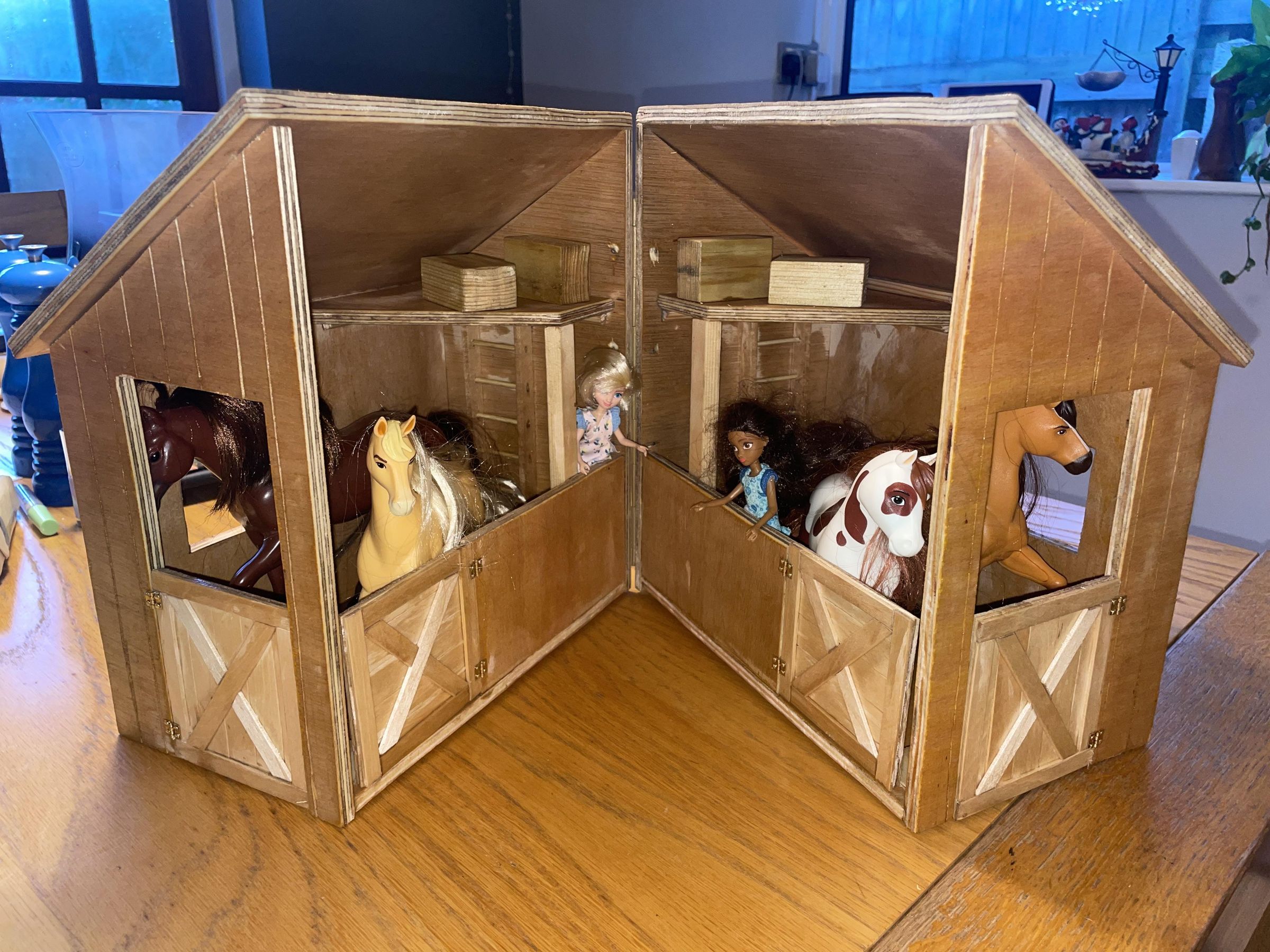 Toy Wooden Stable : 4 Steps - Instructables