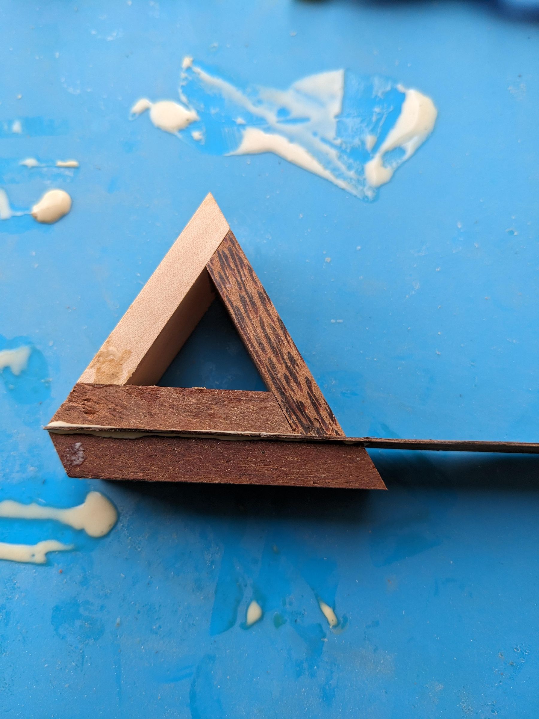 AirVase II - Floating Impossible Triangle Vase : 6 Steps (with Pictures) - Instructables