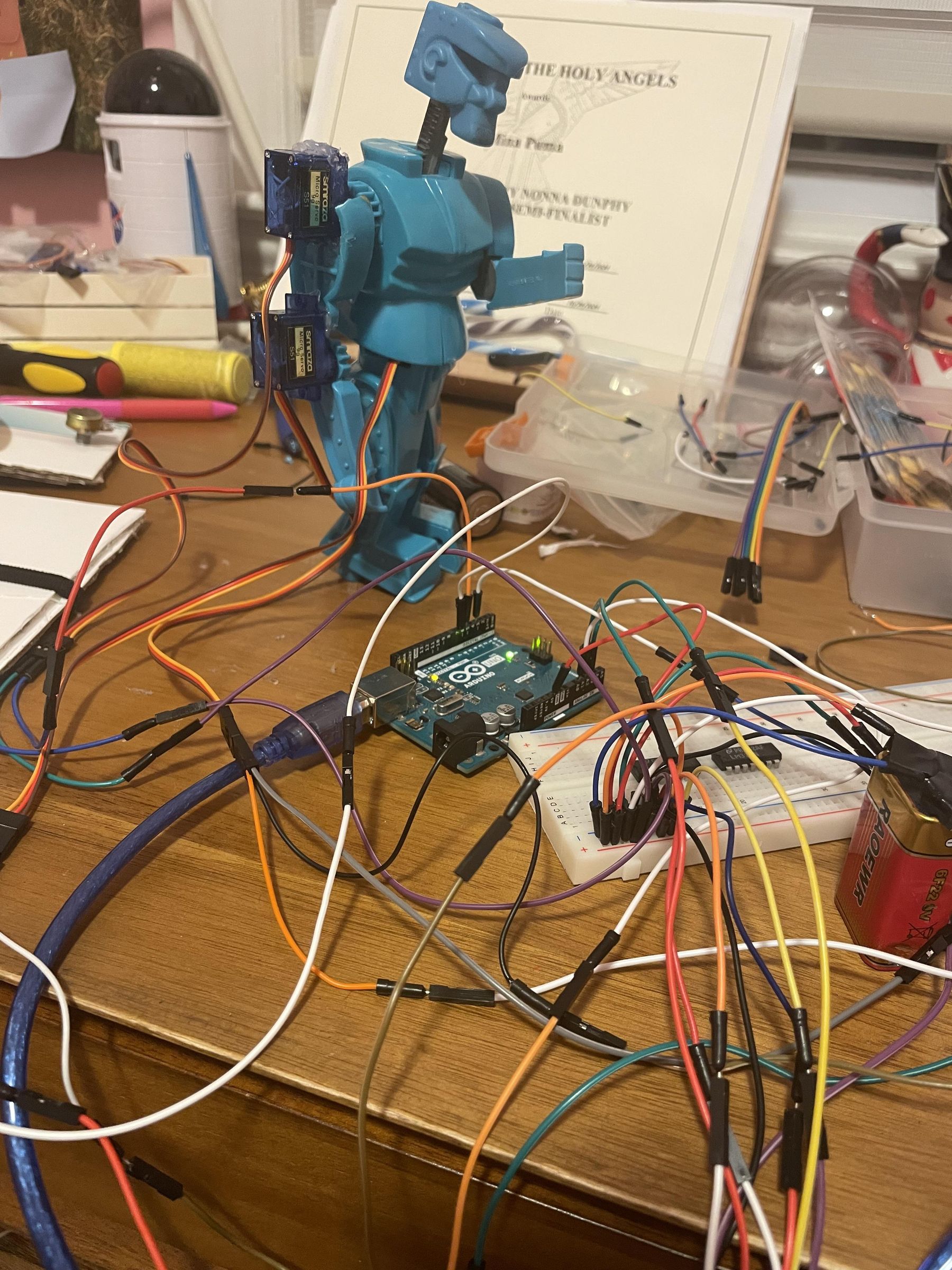 Rock 'Em Sock 'Em Revamped: Motion-Controlled Servo Bots : 7 Steps (with Pictures) - Instructables