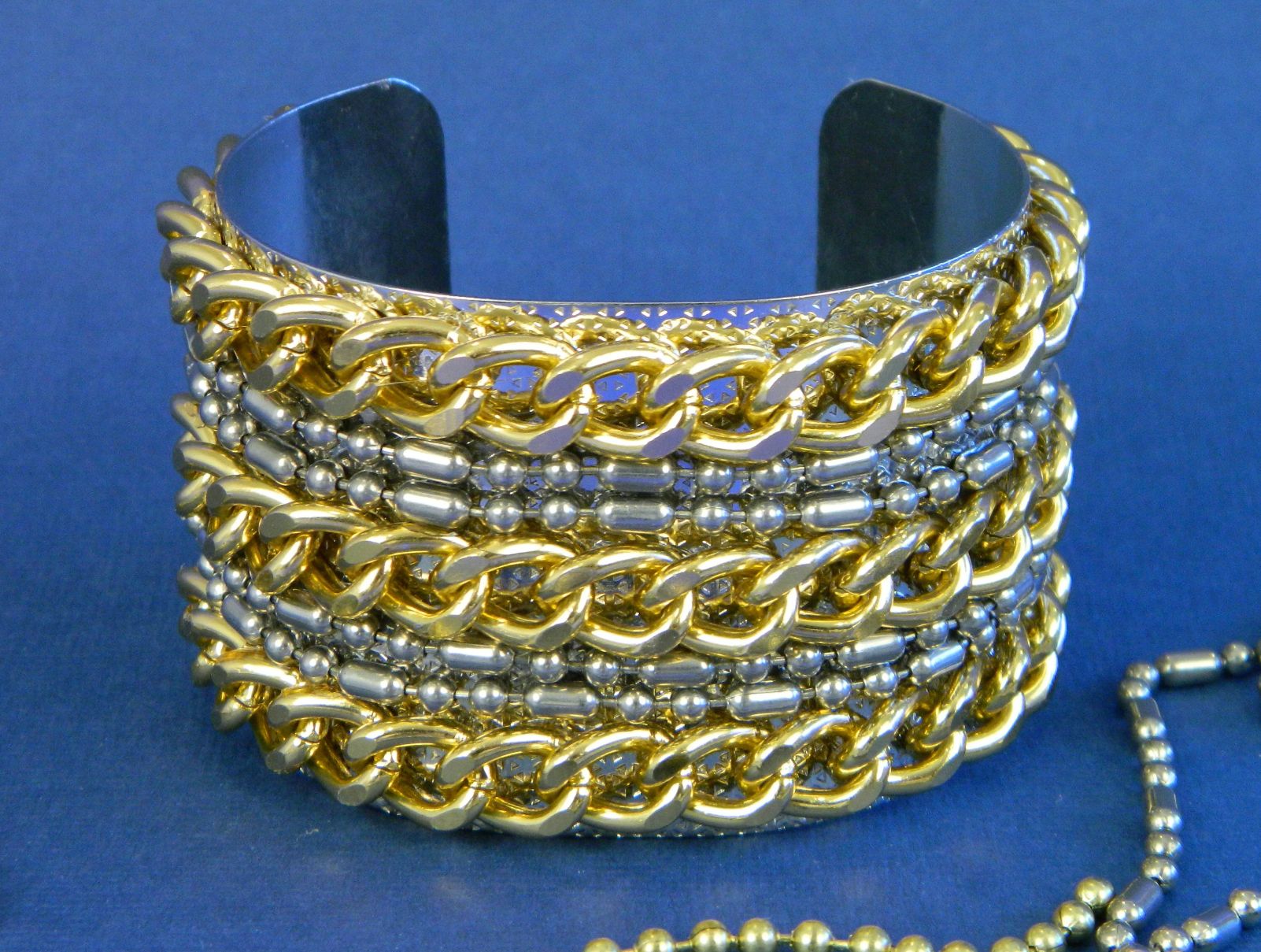 Glam Rock Chain Cuffs : 4 Steps (with Pictures) - Instructables