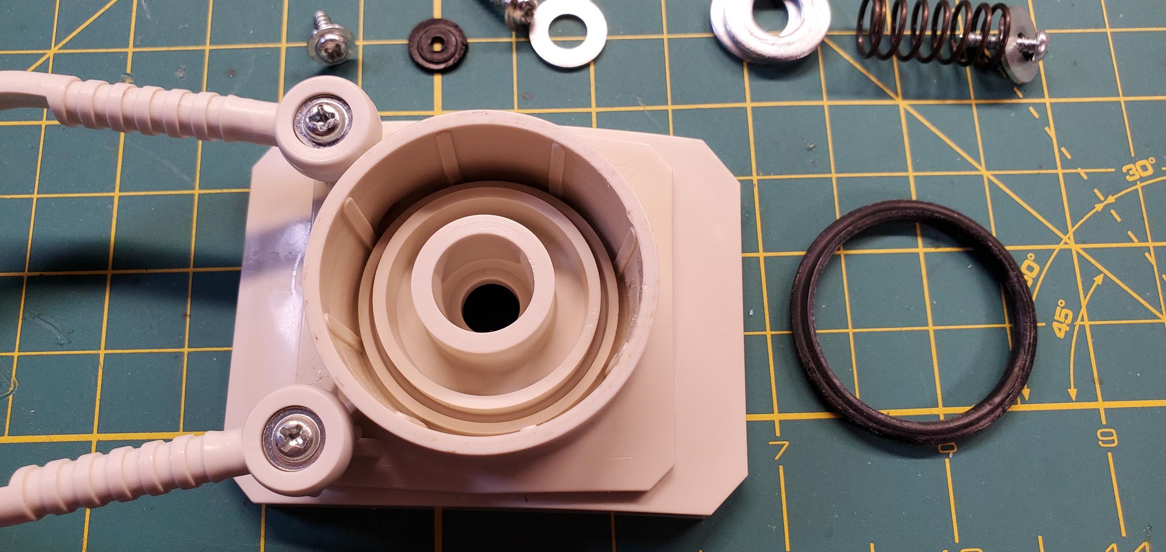 Omnibot Shoulder Servo Modification : 7 Steps (with Pictures) - Instructables
