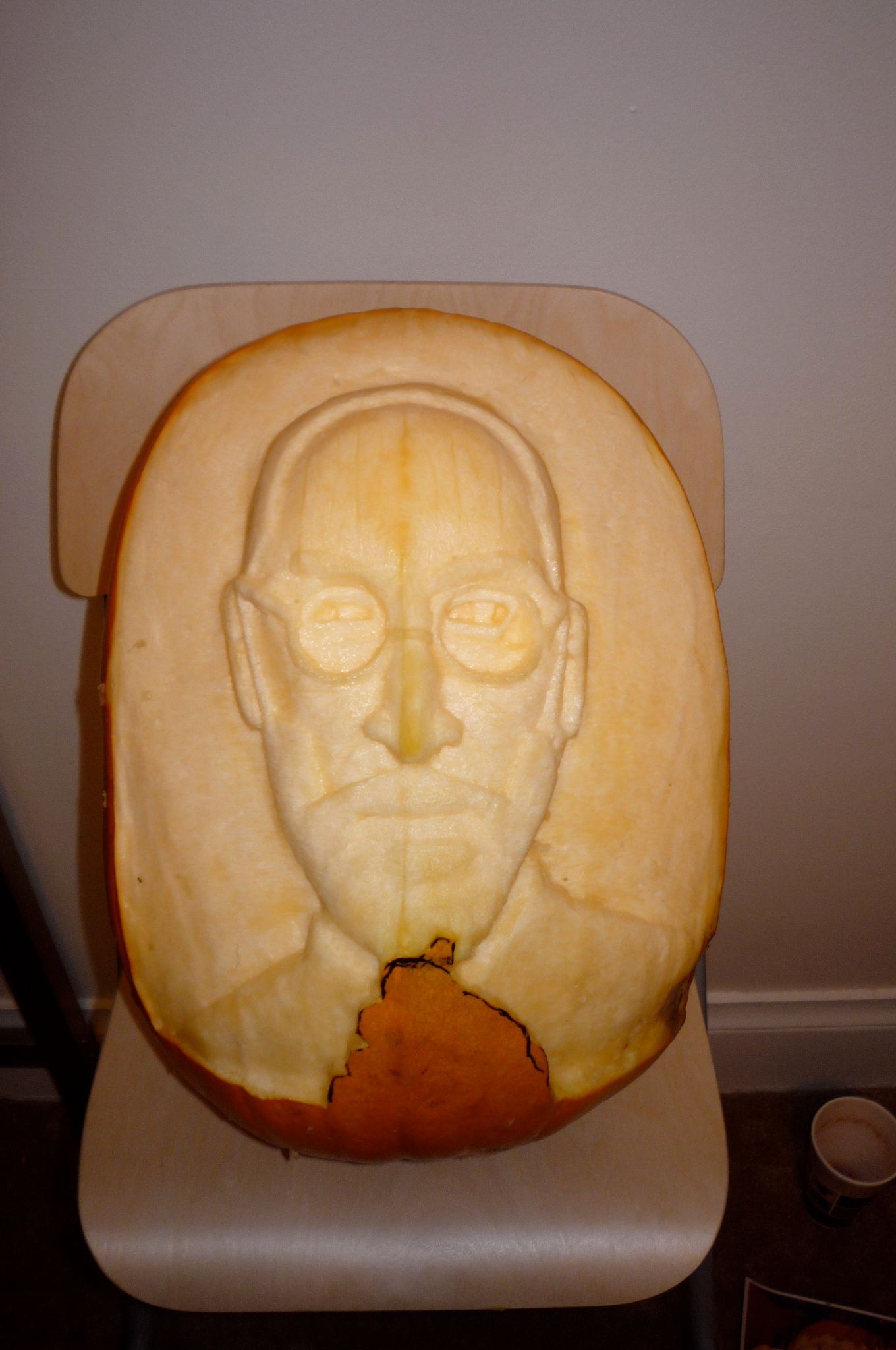 Steve Jobs Pumpkin Carving (with Pictures) - Instructables