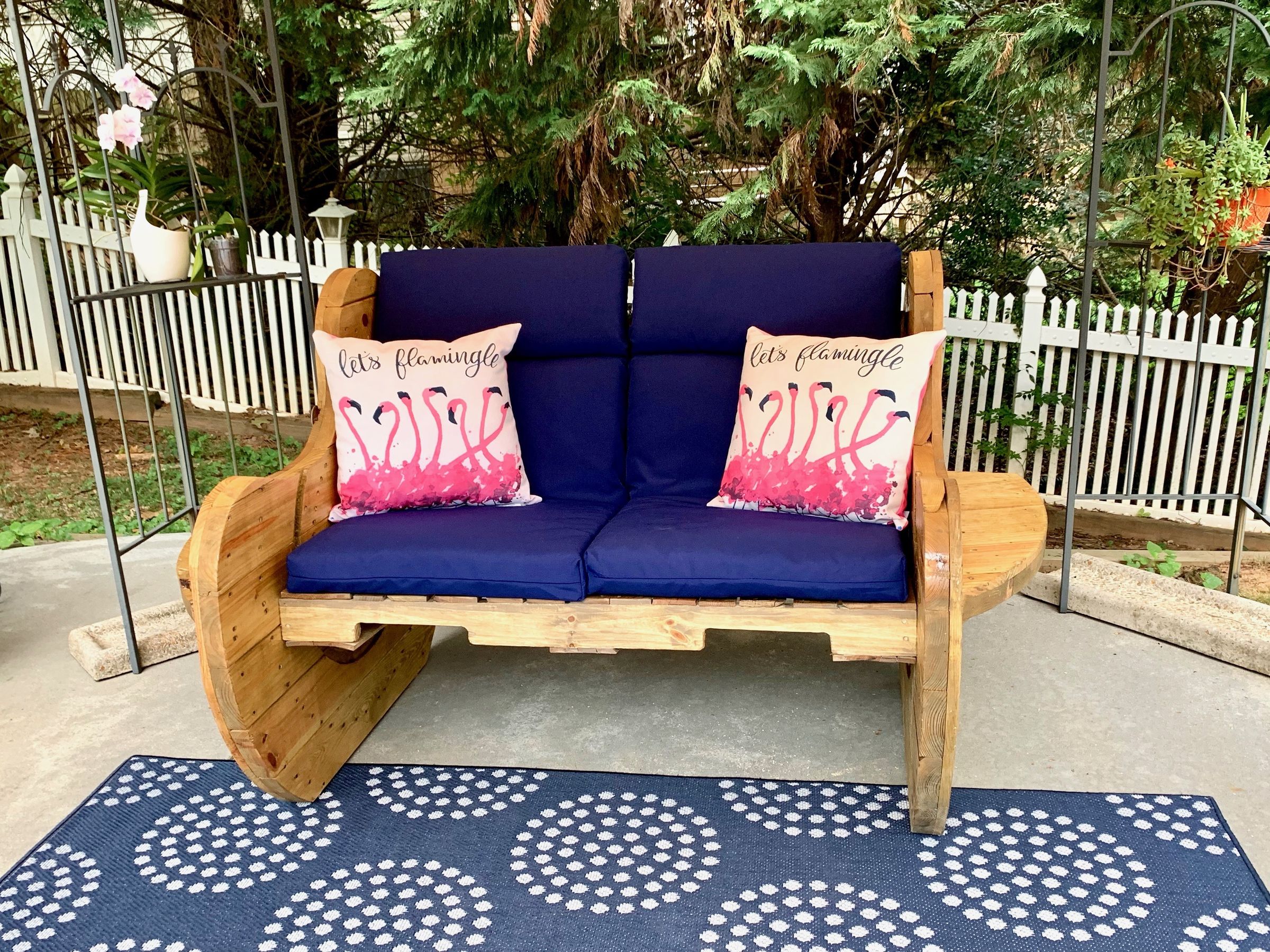 Cable Spool Pallet Bench - DIY Outdoor Seating! : 10 Steps (with ...