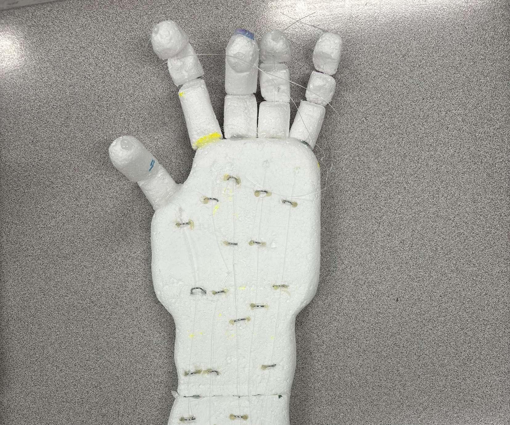 Robotic Hand Using Servos : 9 Steps - Instructables