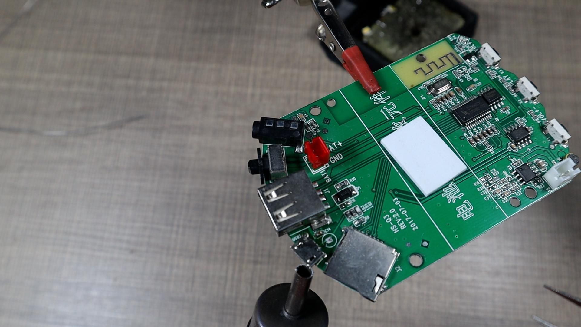 Bluetooth Speaker Repair : 5 Steps (with Pictures) - Instructables