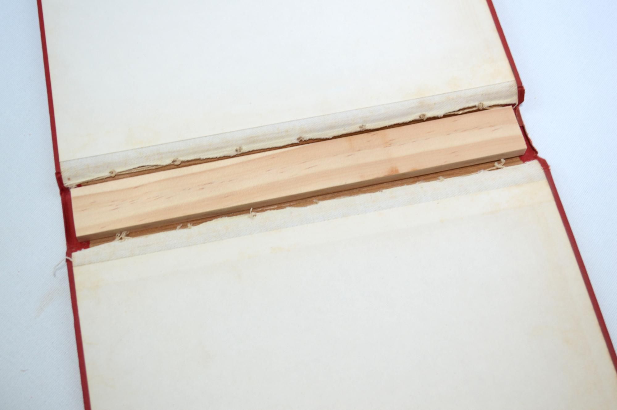 Book Light Inside a Book! : 11 Steps (with Pictures) - Instructables