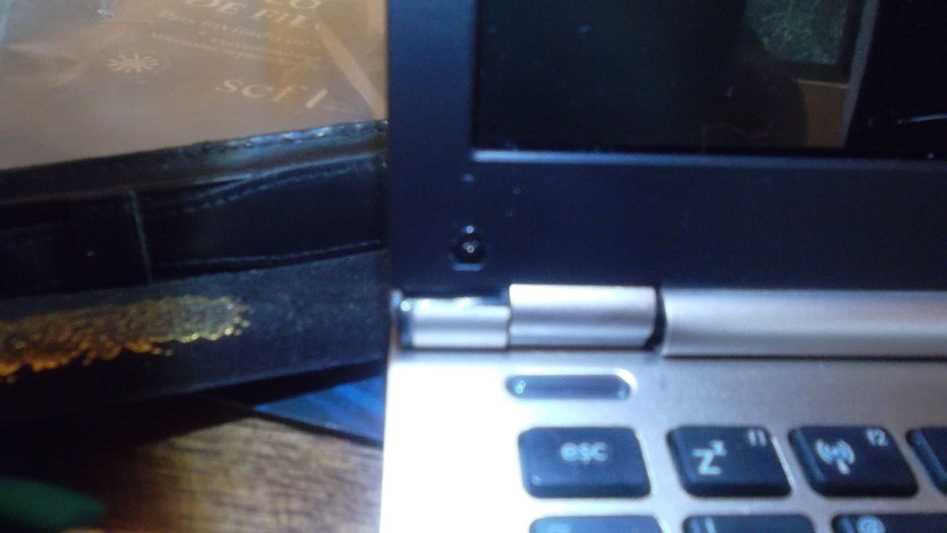 Repair Broken Hinges/case of Asus U46E-BAL5 Laptop : 8 Steps ...