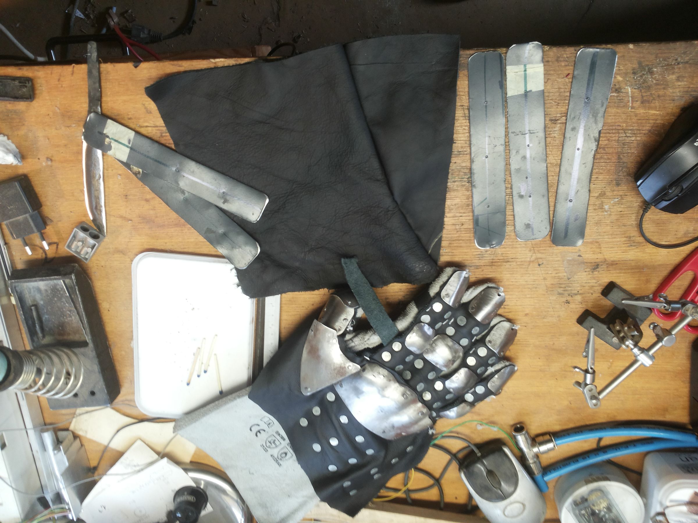 Medieval Visby Gauntlet : 7 Steps (with Pictures) - Instructables