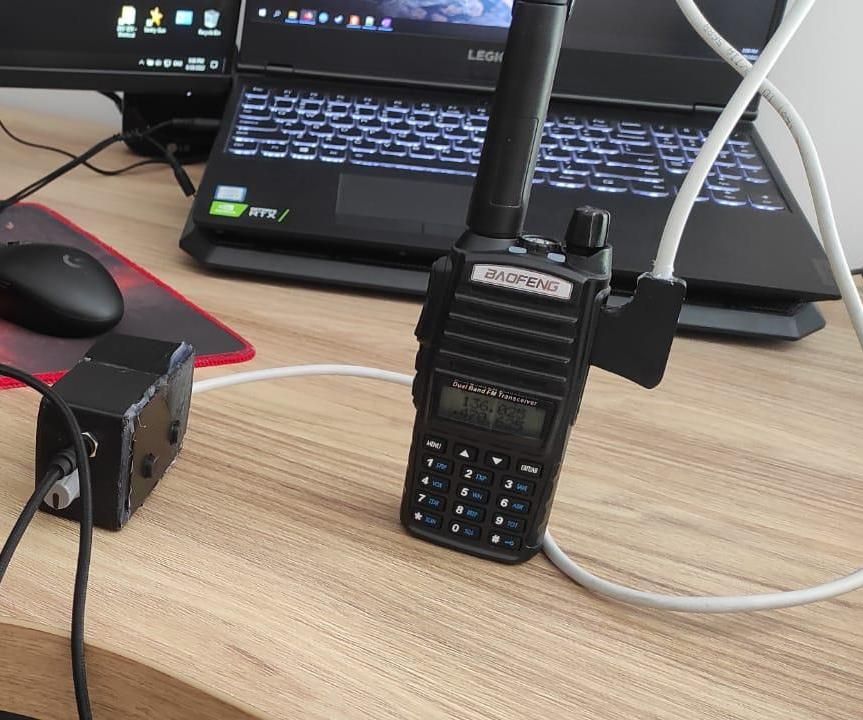 DIY Baofeng Radio Dual PTT for 3.5mm Headsets : 4 Steps - Instructables