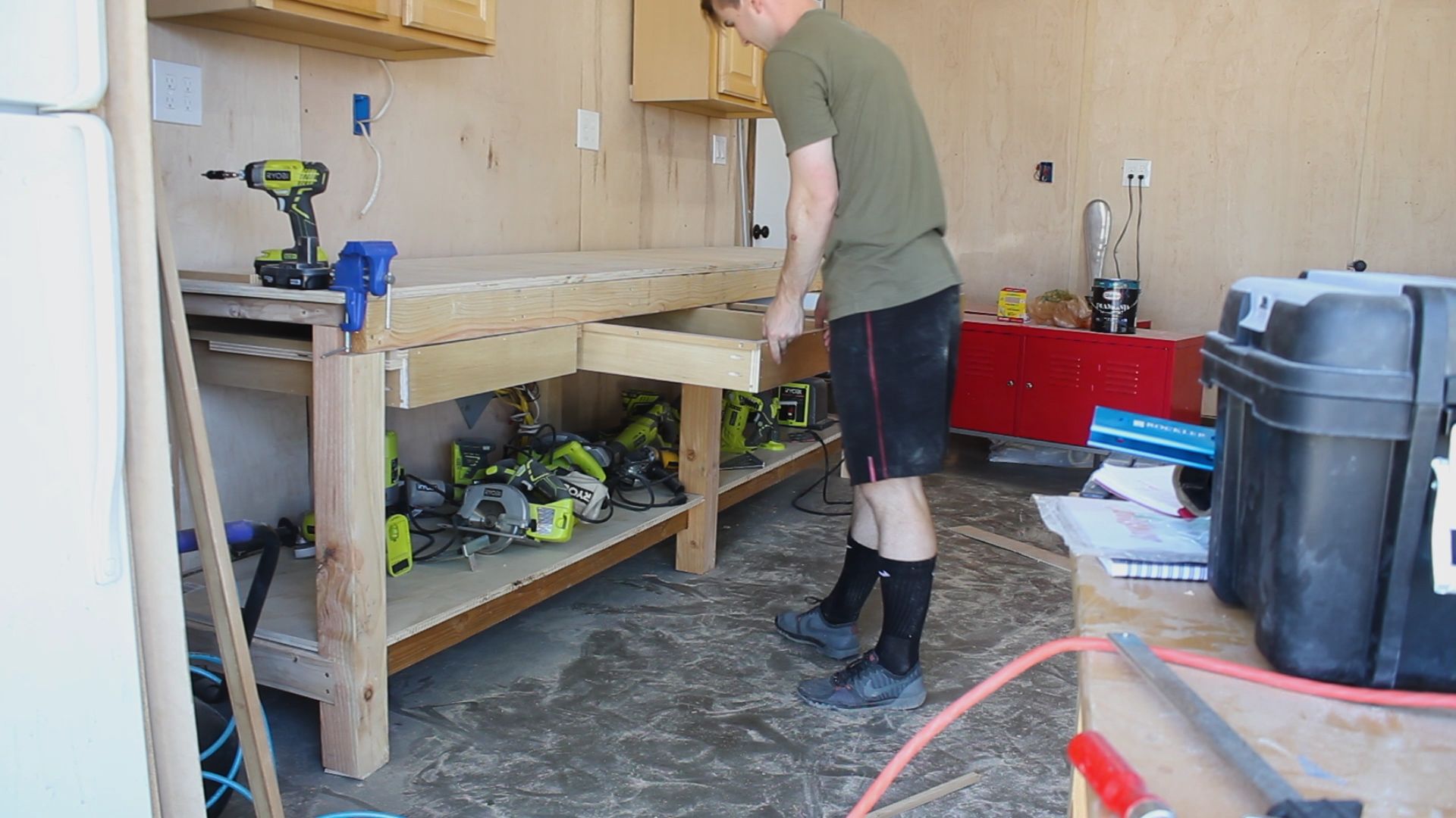 $100 10ft Work Bench/Surface With Storage : 12 Steps (with Pictures ...