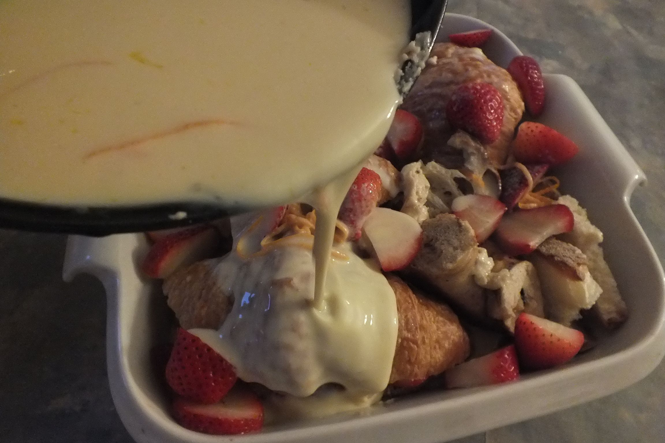 White Chocolate Mallow Berry Bread Pudding : 4 Steps (with Pictures ...