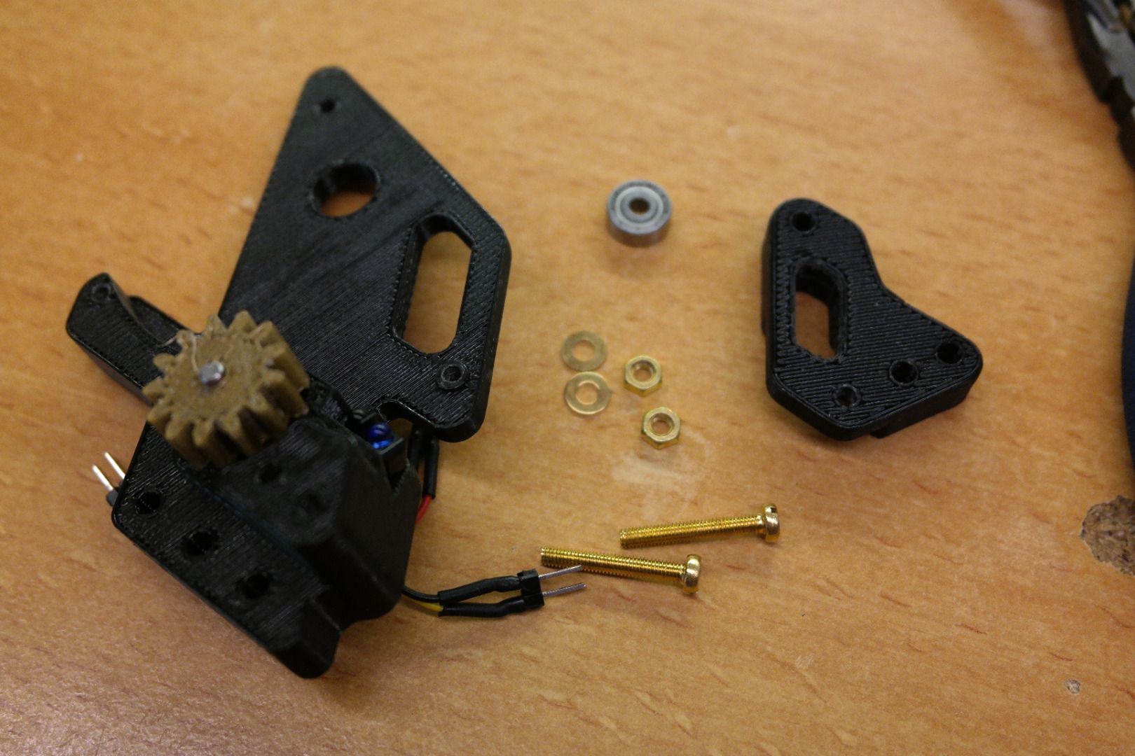 Hand in Hand Skeleton Clock : 11 Steps (with Pictures) - Instructables