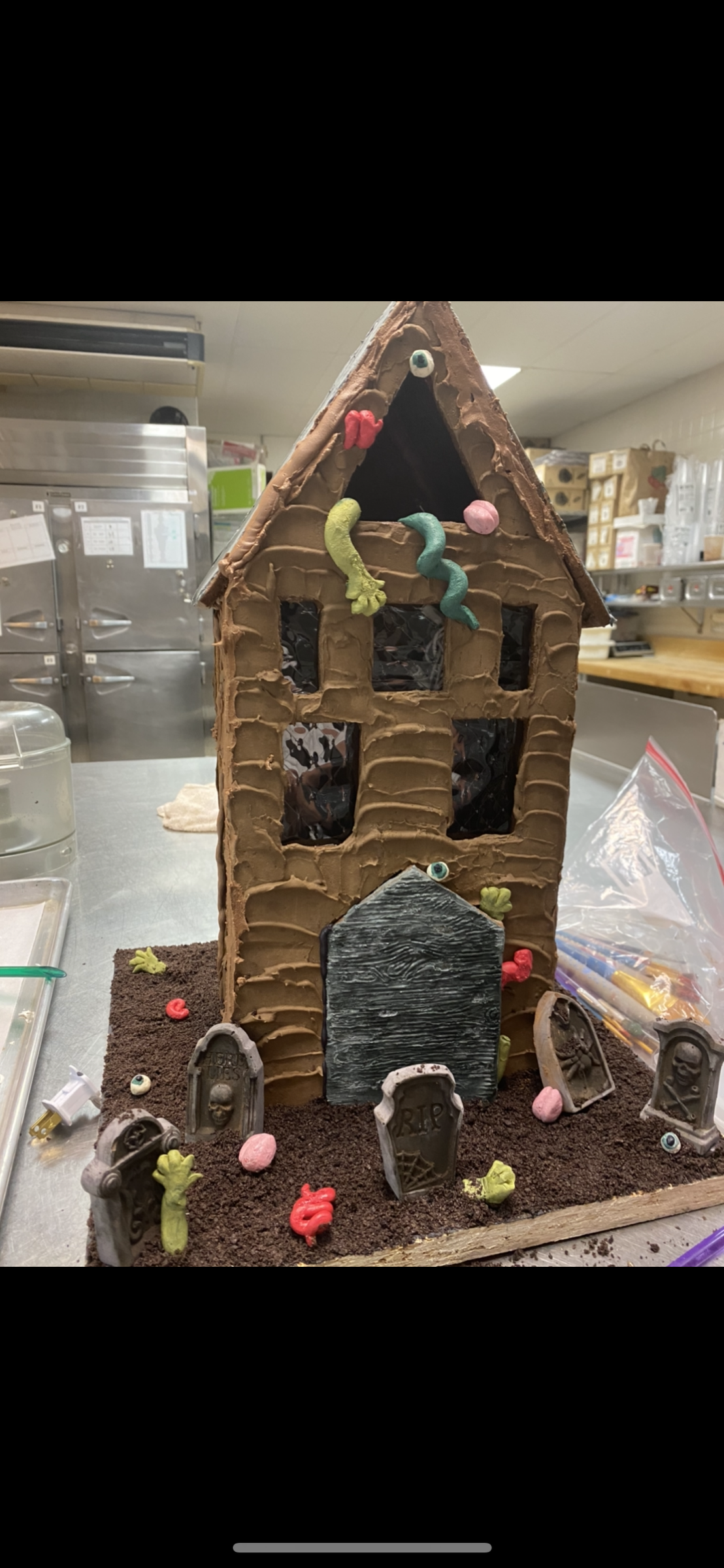 Haunted Gingerbread Display : 9 Steps (with Pictures) - Instructables