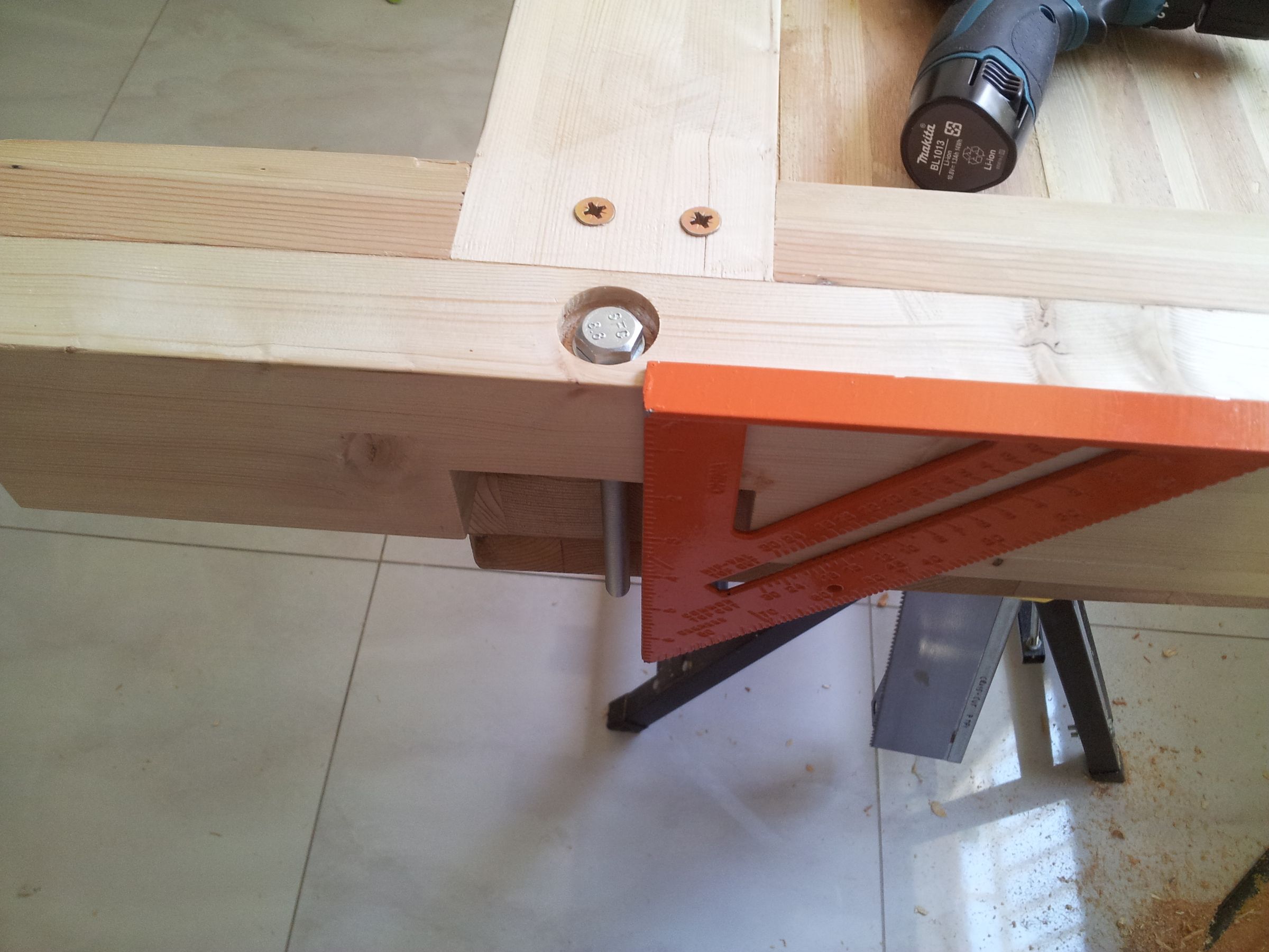 DIY Portable Workbench (knock-down Design) With a Leg Vise and Storage ...
