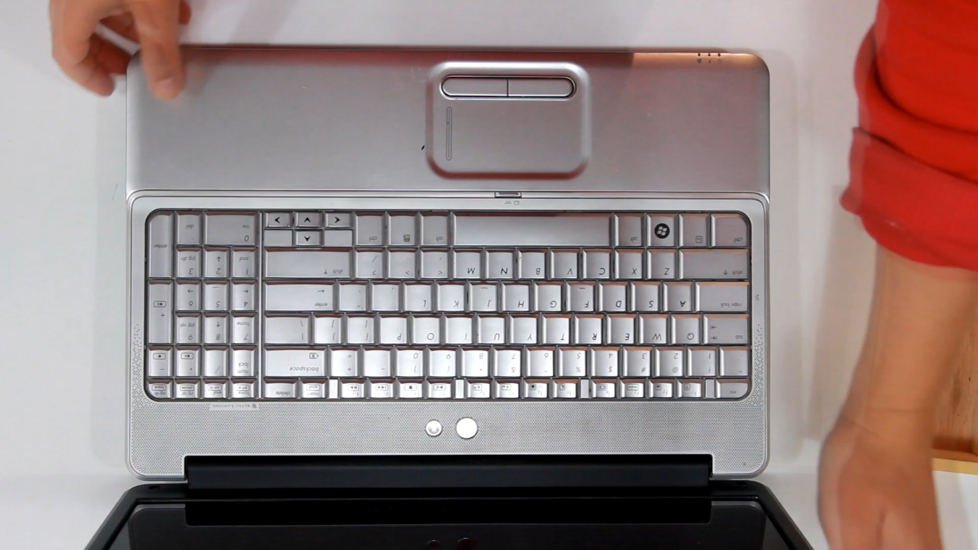 How to Remove the Screen From a Laptop : 5 Steps - Instructables