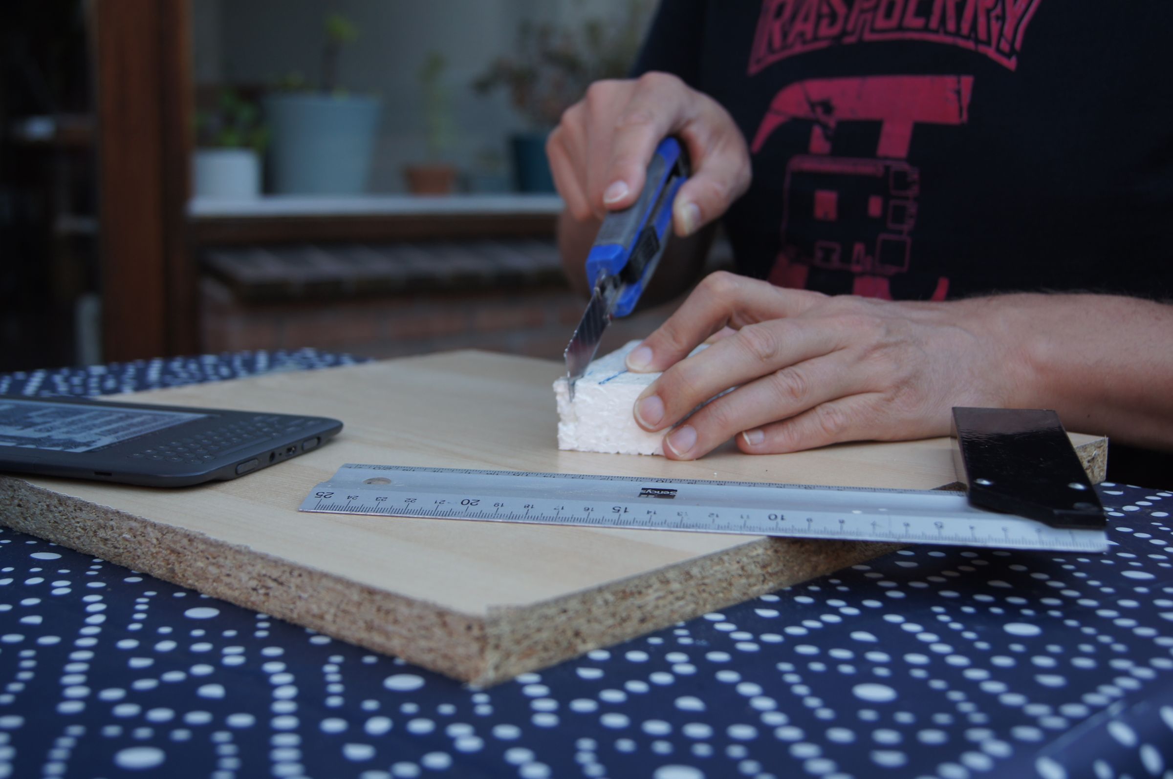 Literary Clock Made From E-reader : 6 Steps (with Pictures) - Instructables