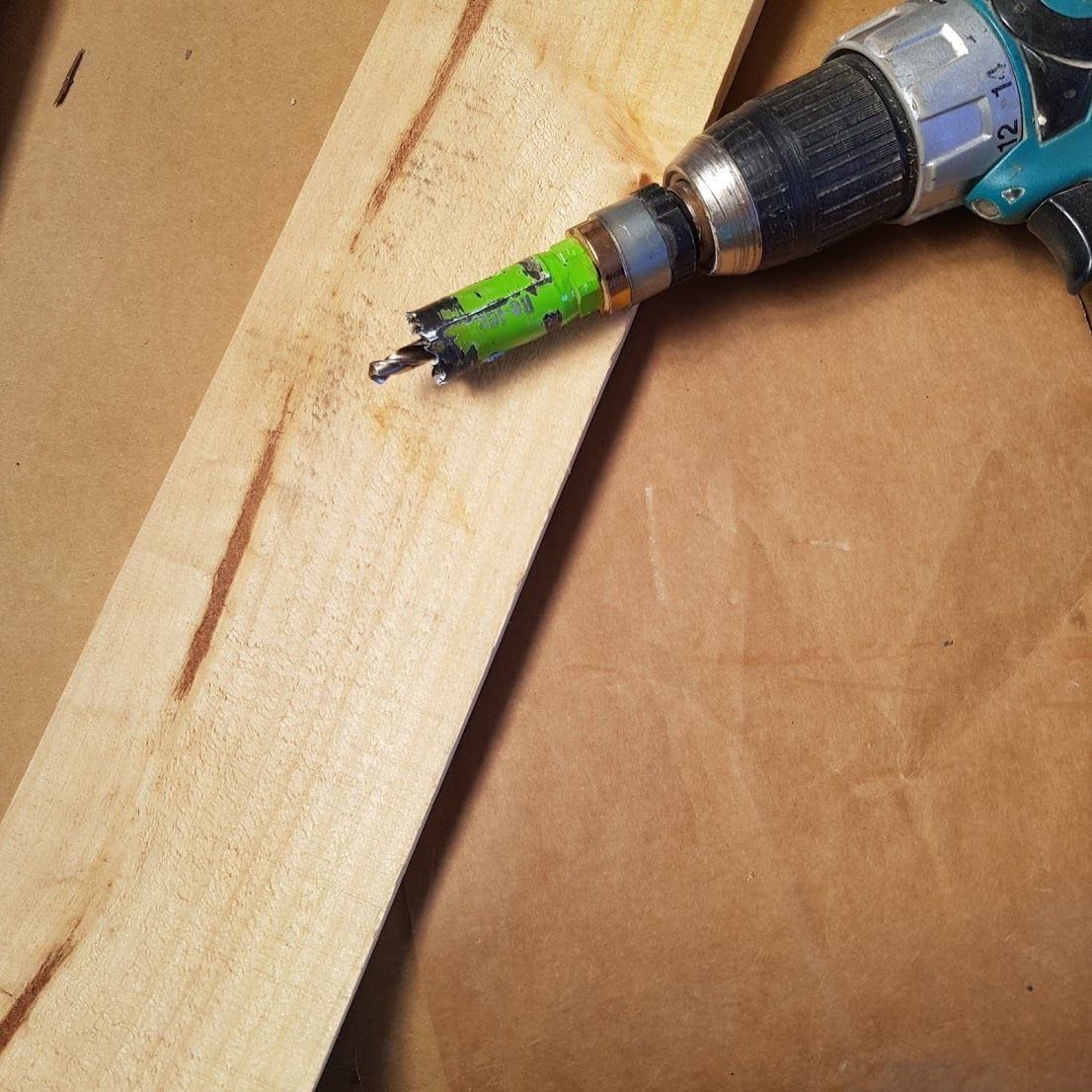 Wall Mounted Drop Down Pallet Bar : 10 Steps (with Pictures ...