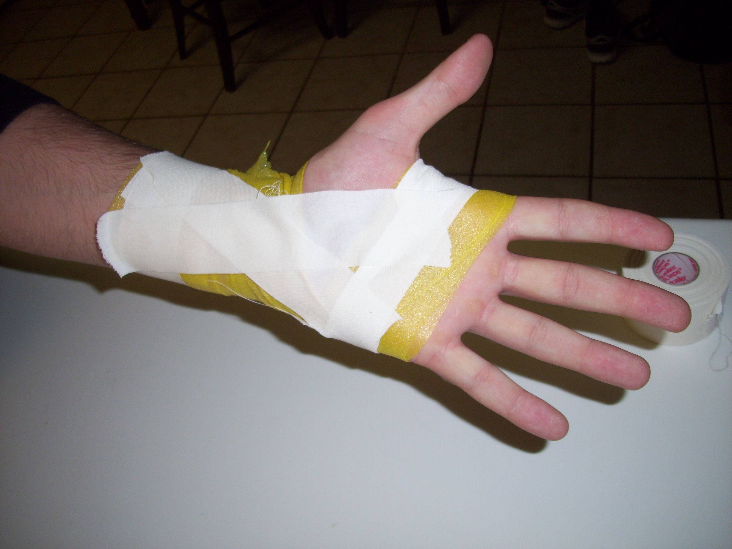 Protective Taping of the Wrist : 6 Steps - Instructables