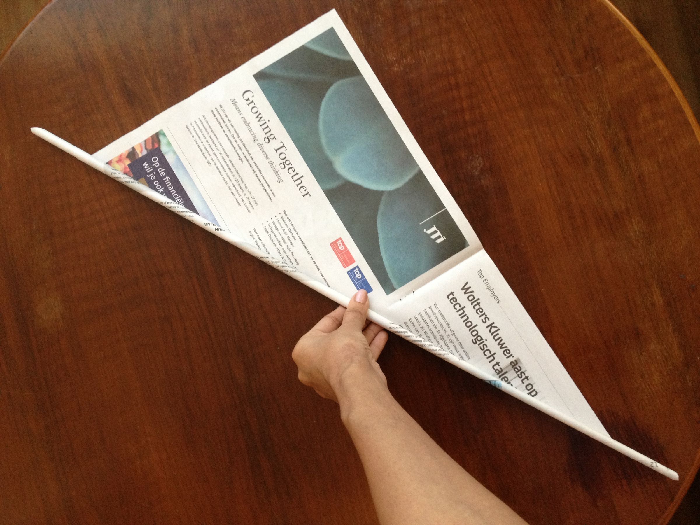 Newspaper Into Book Shelf : 9 Steps (with Pictures) - Instructables