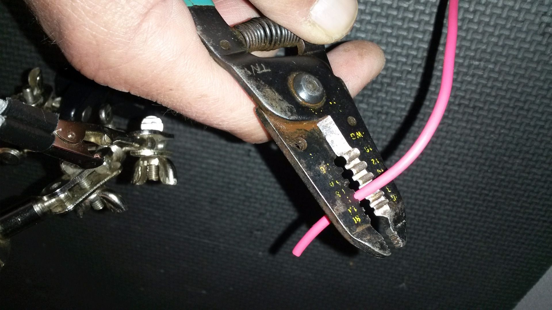 How to Make a Proper Western Union Solder Joint : 4 Steps (with ...