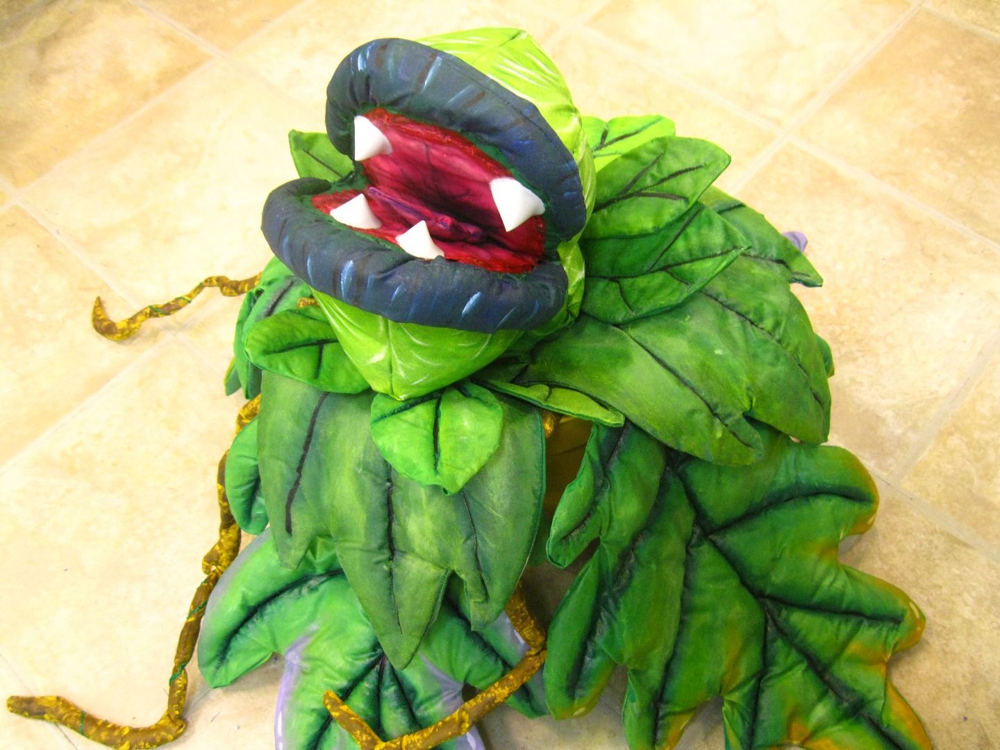 Audrey II Hand Puppet Little Shop of Horrors Halloween Prop : 3 Steps ...