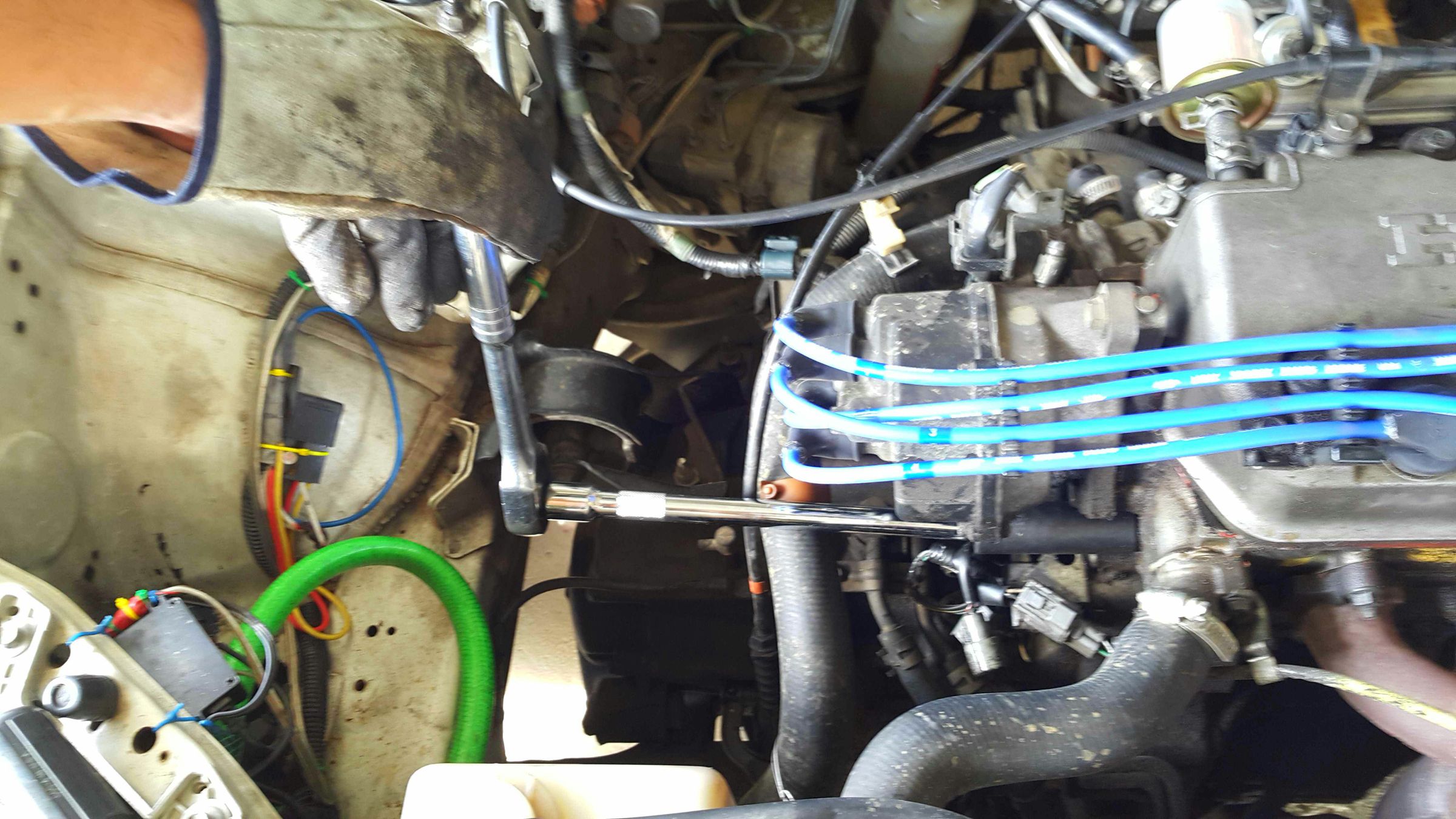 Replacing an Engine Coolant Temperature (ECT) Sensor (Honda Civic 1999 ...