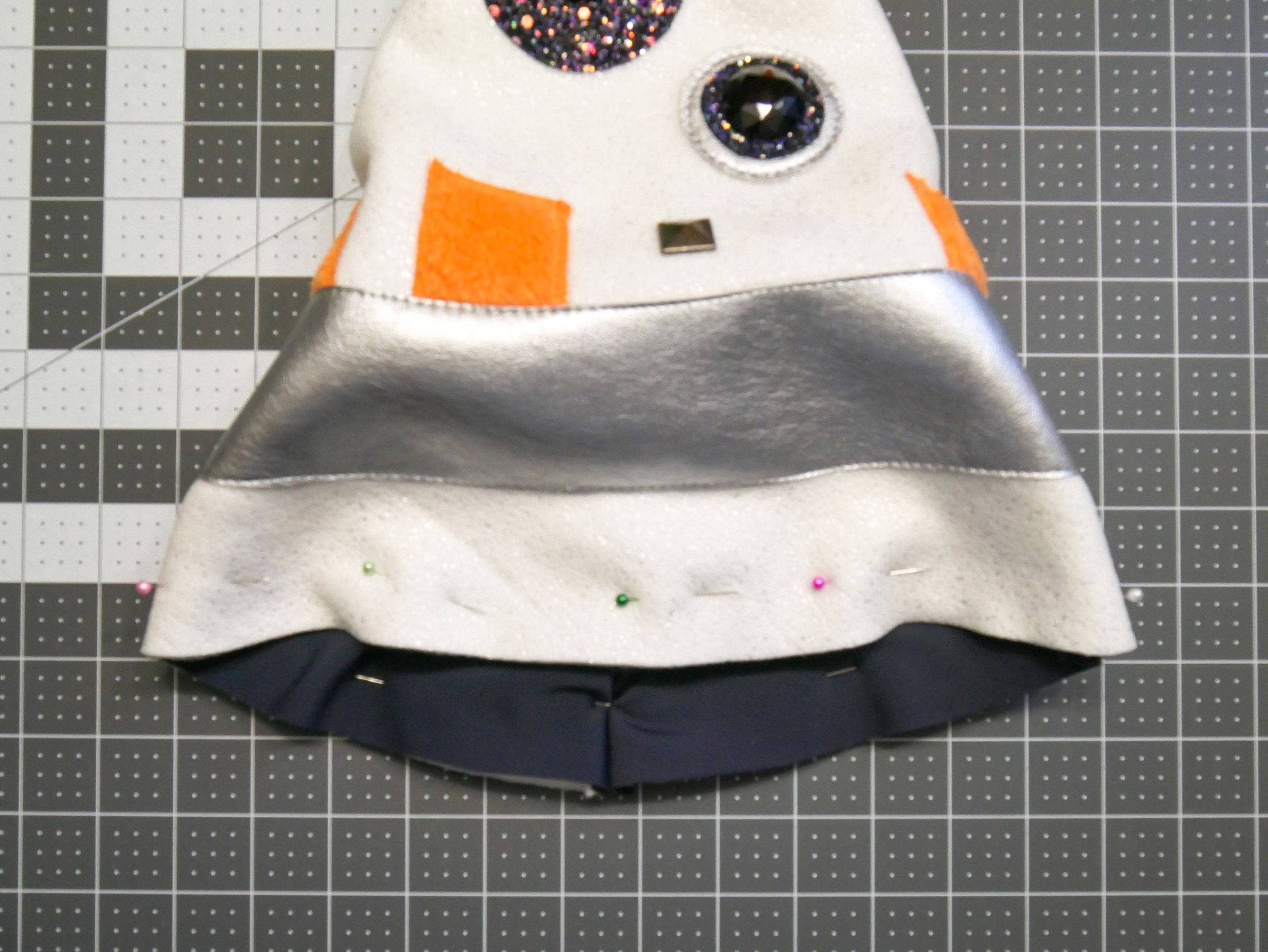 Star Wars BB8 Inspired Santa Hat : 10 Steps (with Pictures) - Instructables