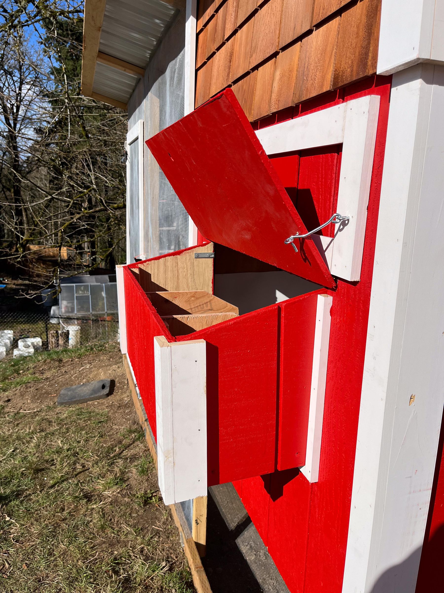 Build a DIY Chicken Palace : 7 Steps (with Pictures) - Instructables