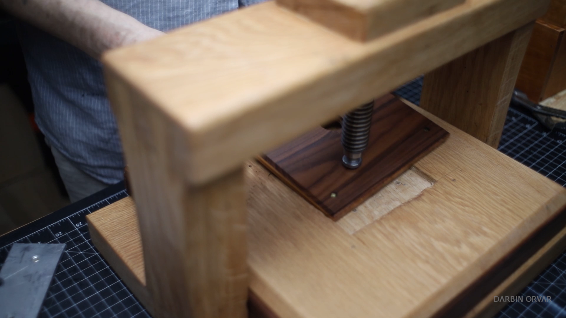 Classic Oak Book Press W/Dovetails : 16 Steps (with Pictures ...