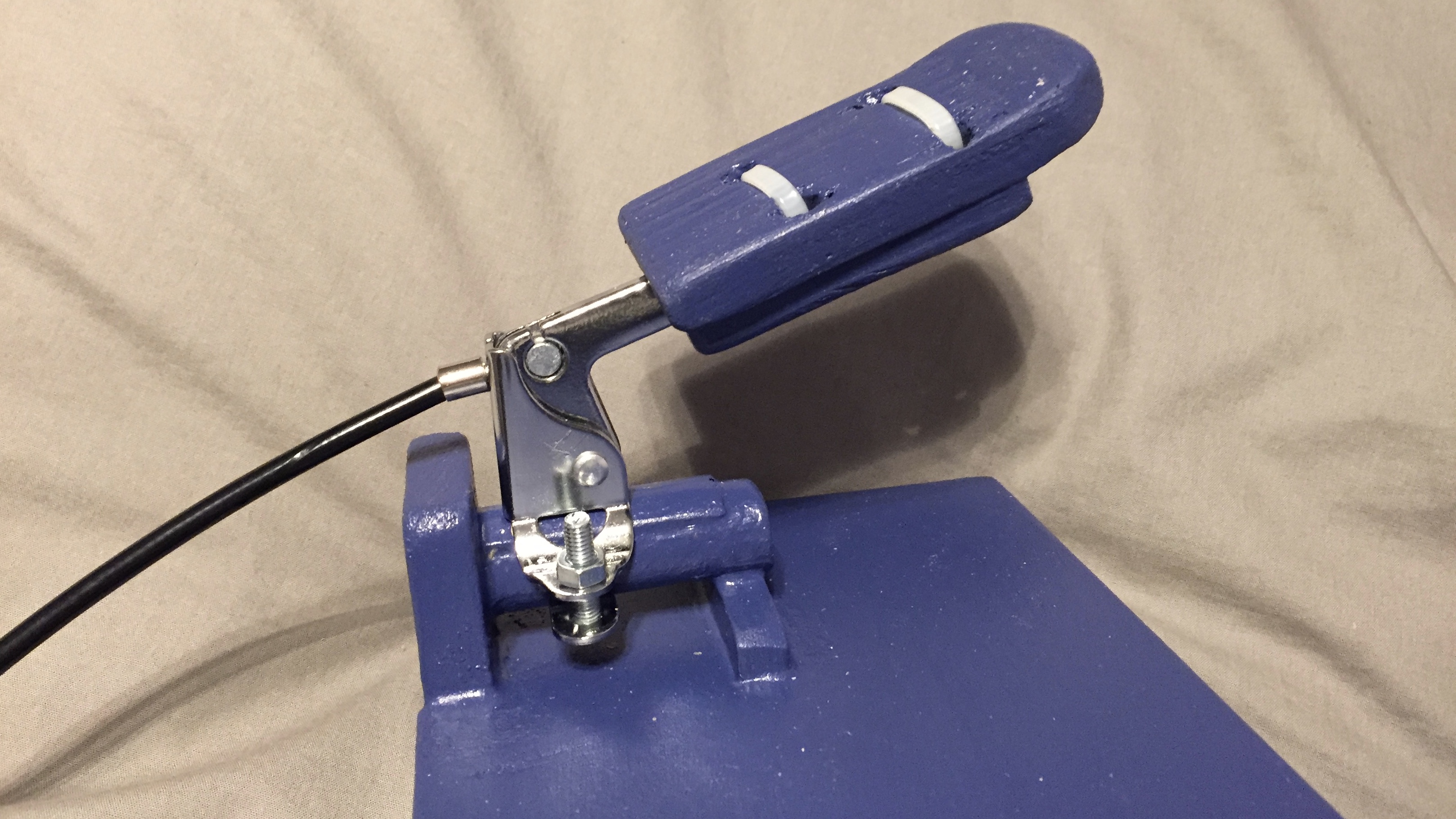 Foot Activated Opposable Thumb Third Hand Clamping Device : 4 Steps ...