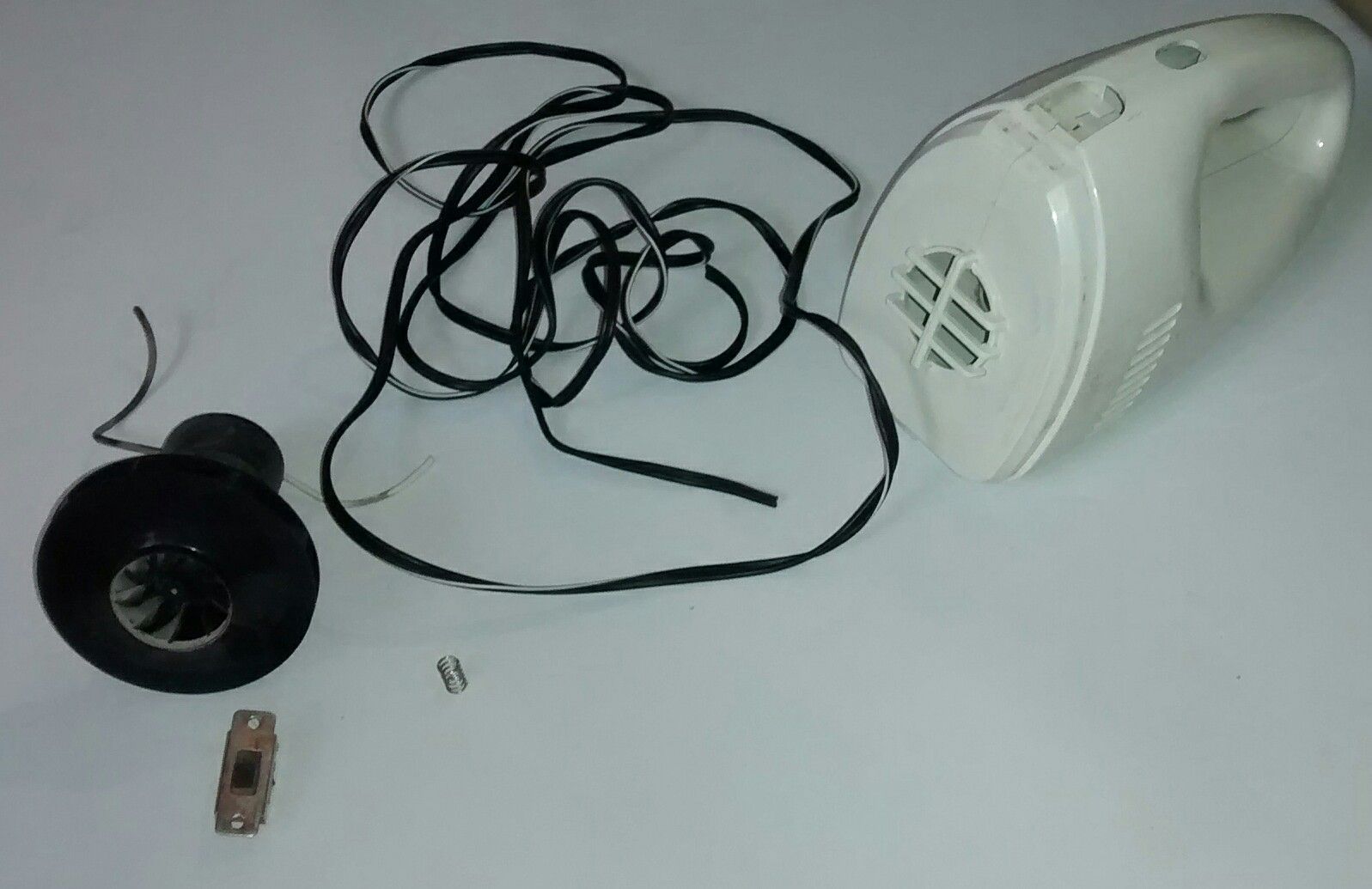 What's Inside? #2: Mini Vacuum Cleaner! (Salvaging Electronic ...