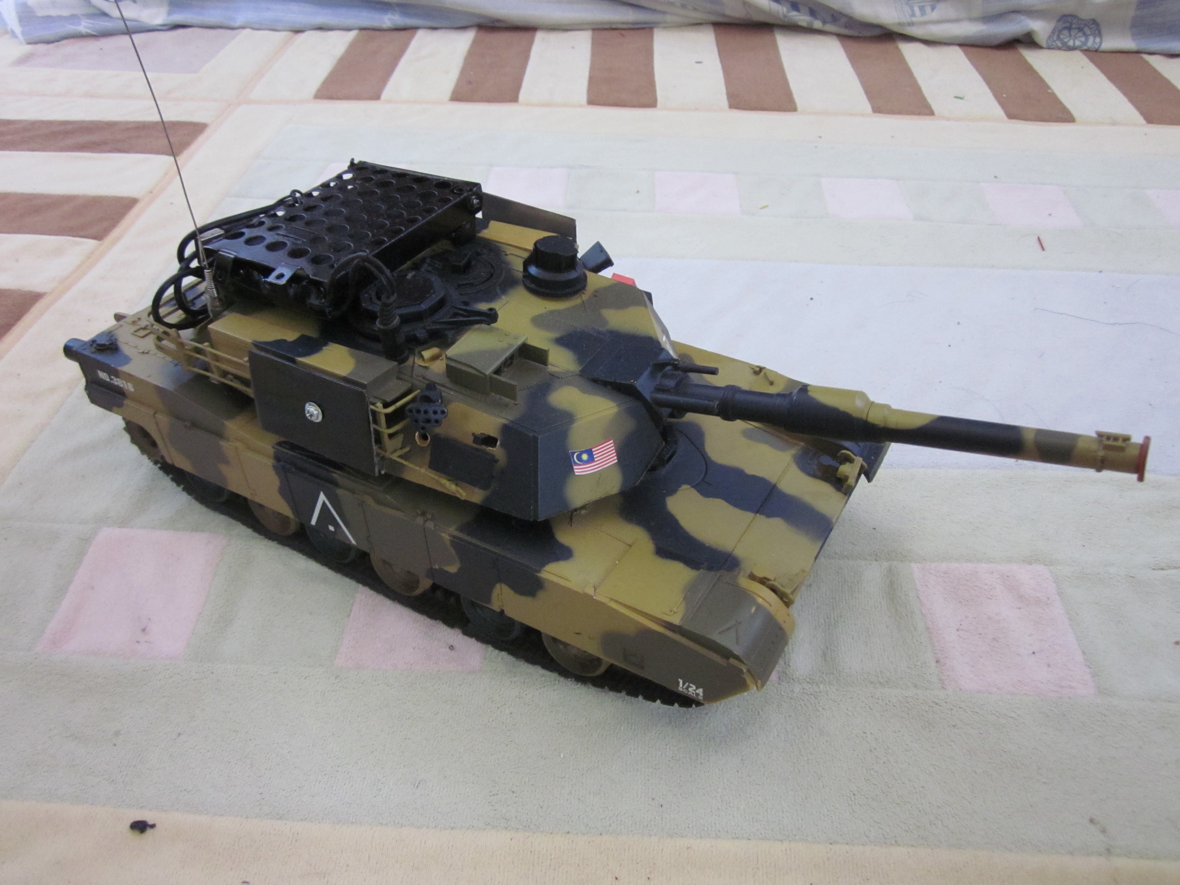 Bluetooth Control RC Tank + Android + Arduino : 8 Steps - Instructables