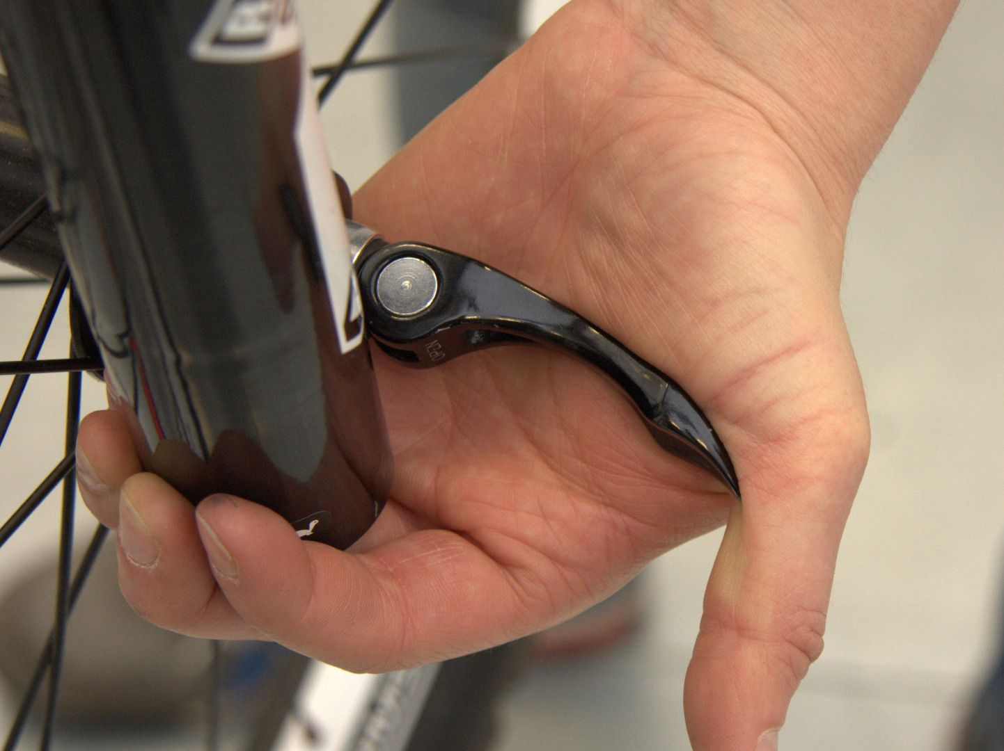 How to Replace Bicycle Tire With Quick Release Skewer : 6 Steps ...