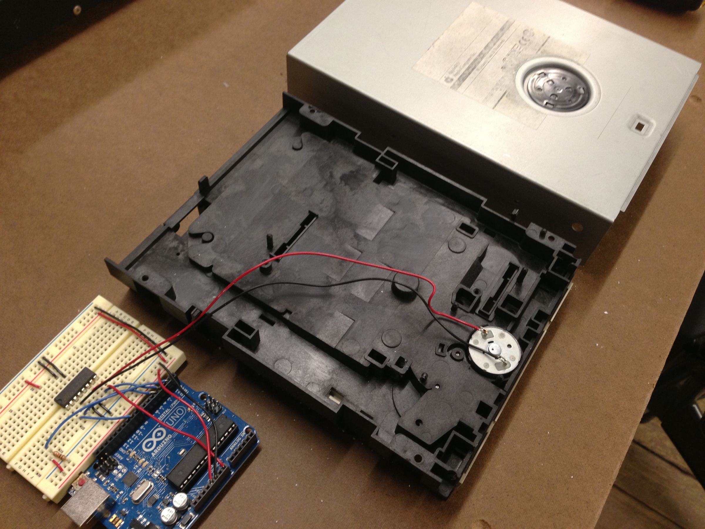 CD-ROM Agitator : 7 Steps - Instructables