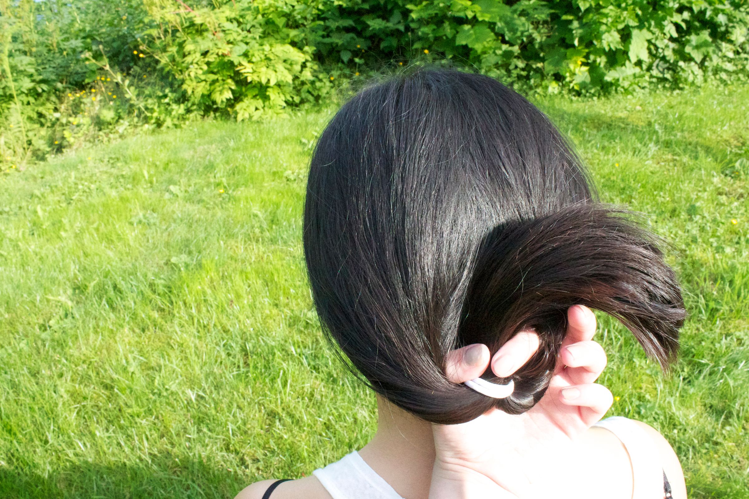 An Elegant Inverted Ponytail : 4 Steps - Instructables