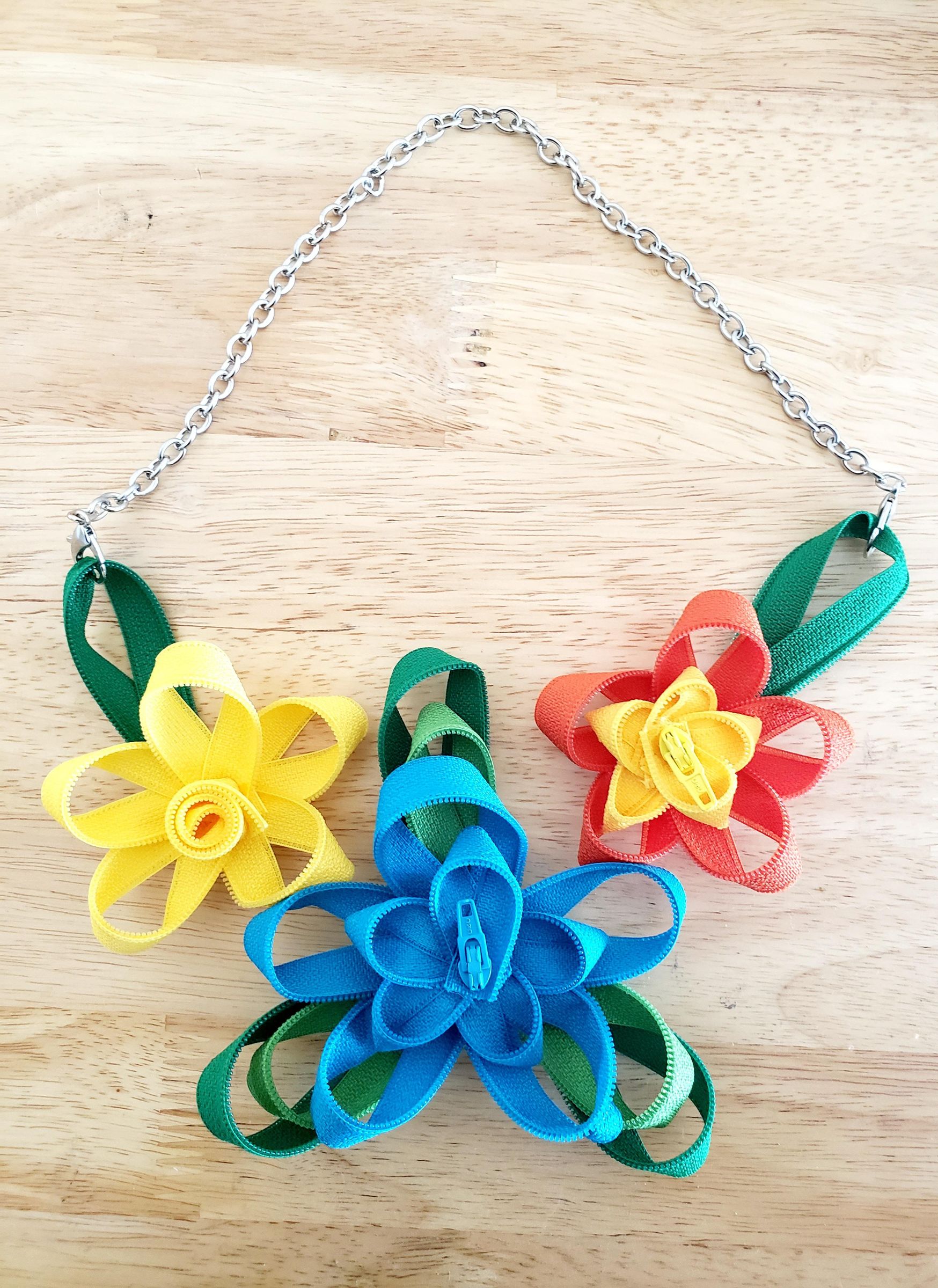 Zipper Flower Necklace : 29 Steps (with Pictures) - Instructables