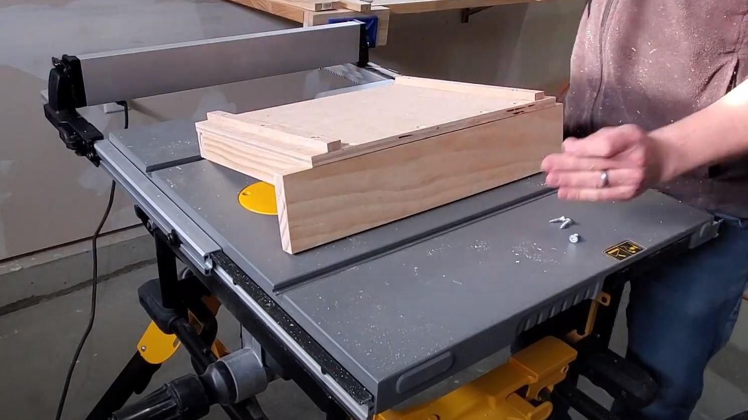 Easy Box Joint Jig | Quick Box Joints in Your Table Saw : 11 Steps ...