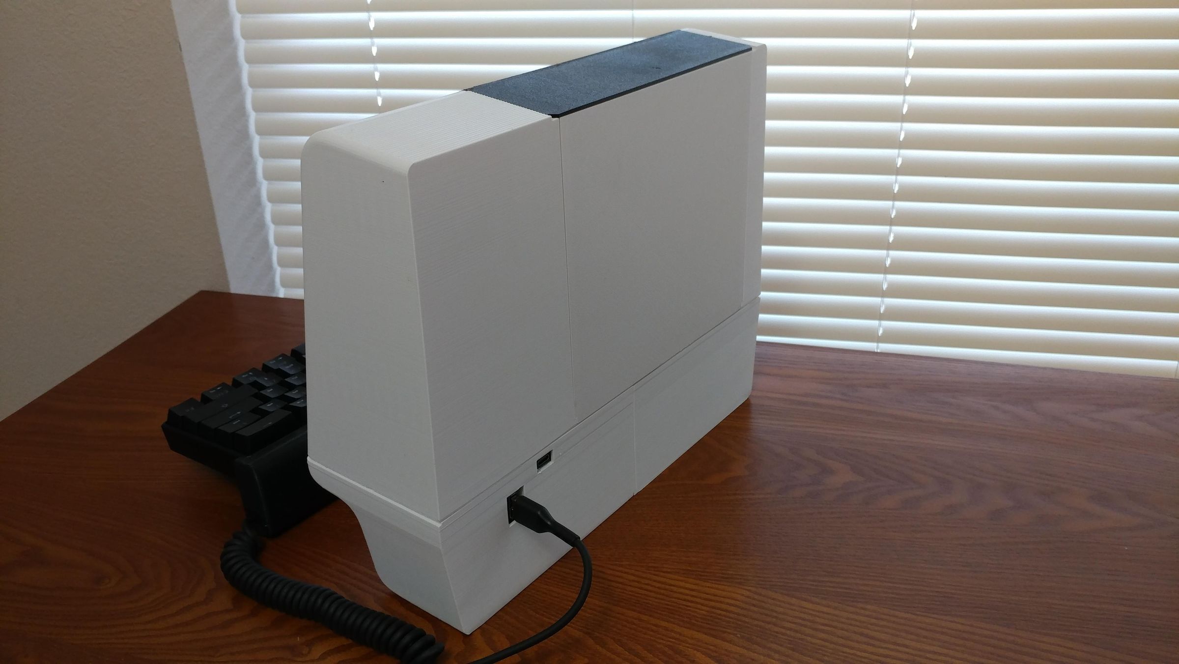 2:3 Scale VT100 Terminal Reproduction Facade Build : 7 Steps (with ...