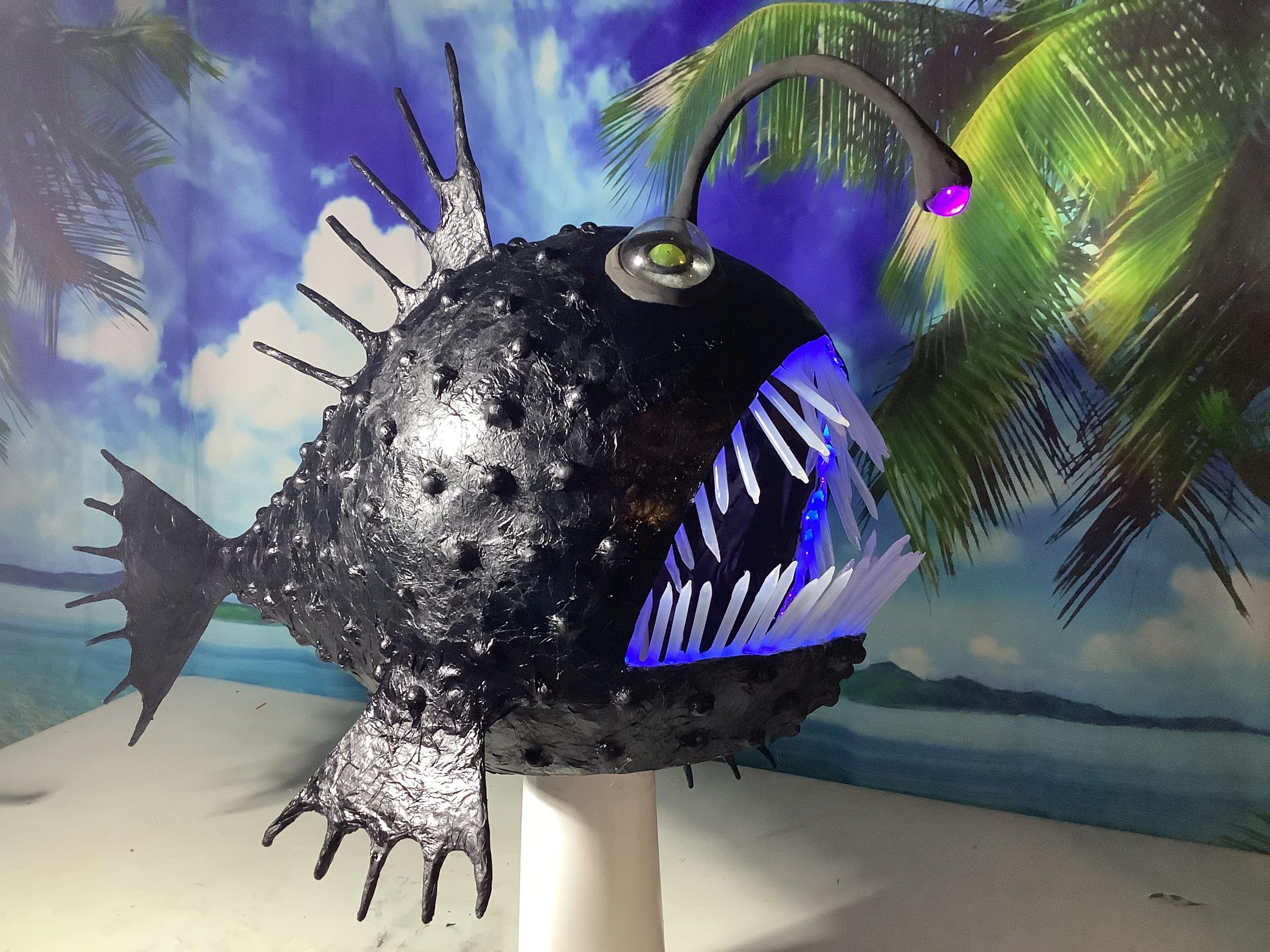 UV Lit Anglerfish Head-Mask : 10 Steps (with Pictures) - Instructables