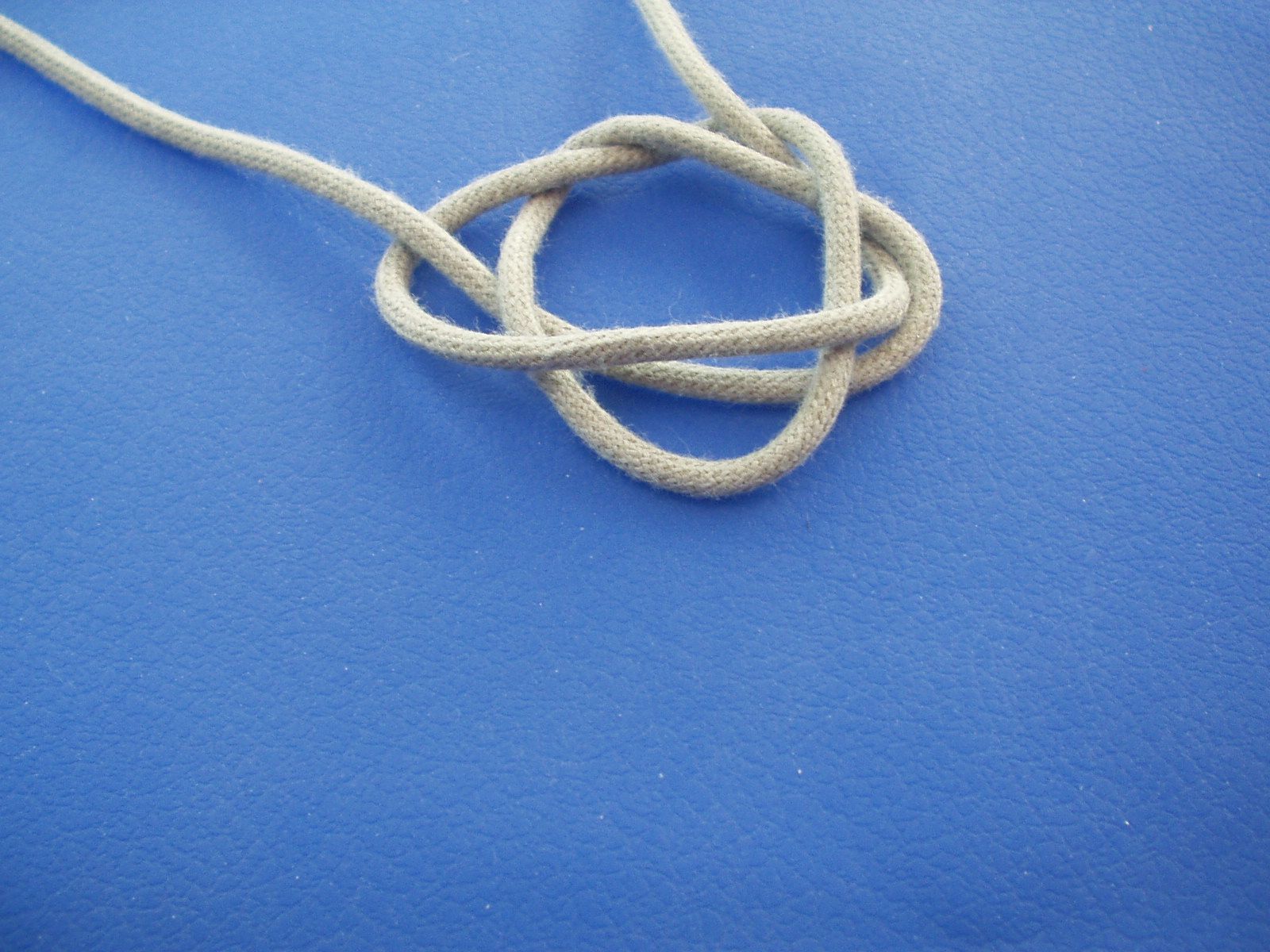 Overhand, Overhand Stopper Knot : 8 Steps - Instructables