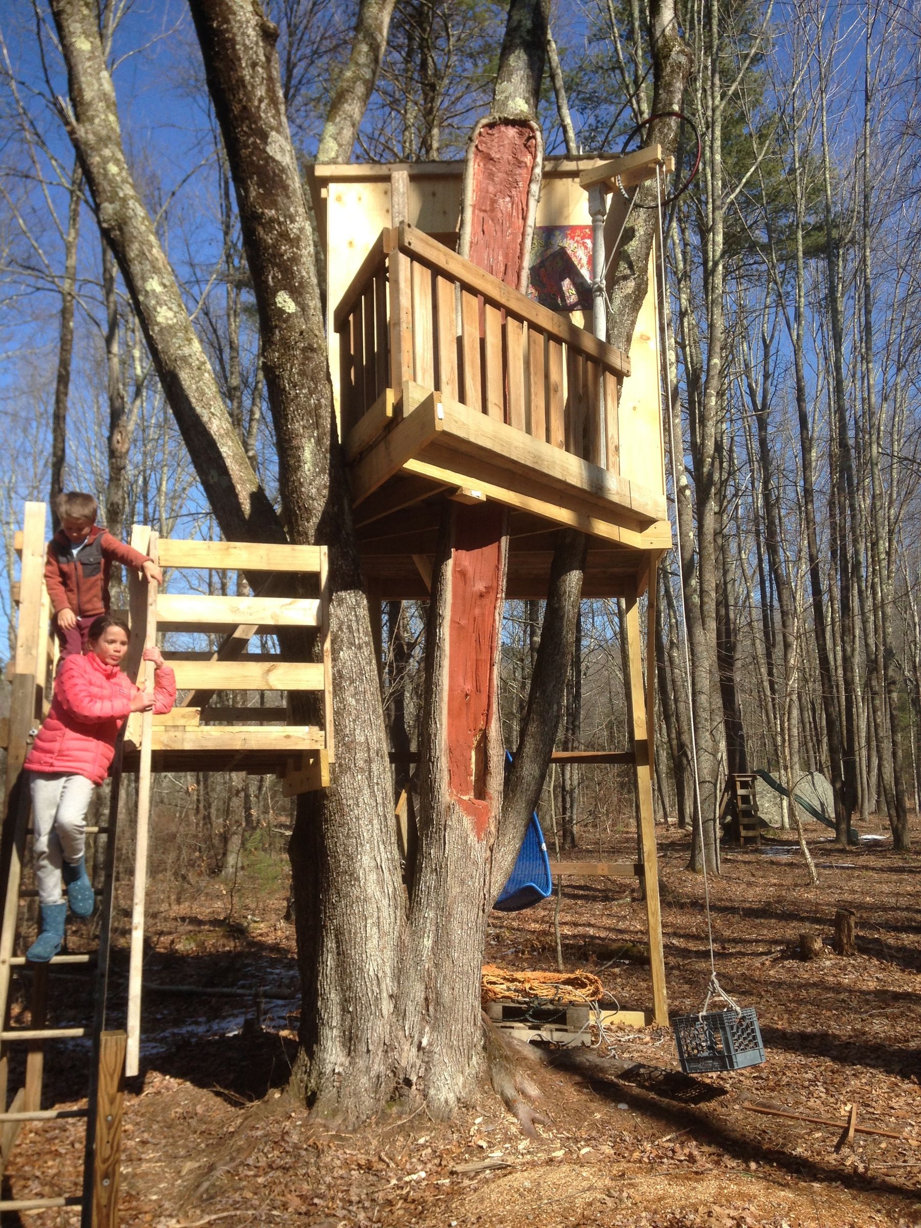 Multi Level Tree House From Recycled Materials : 10 Steps (with ...