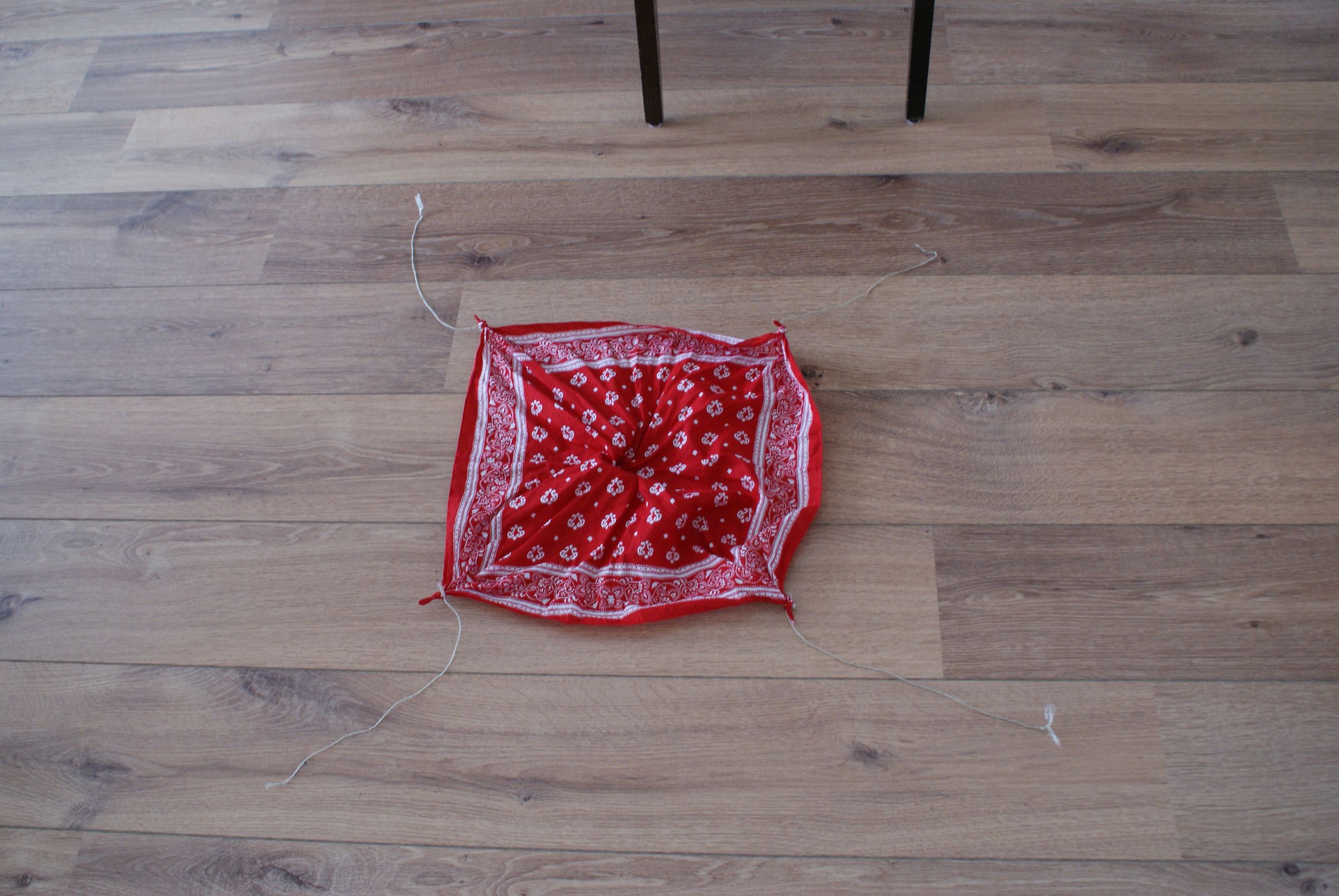 Parachute Puppet. : 4 Steps - Instructables