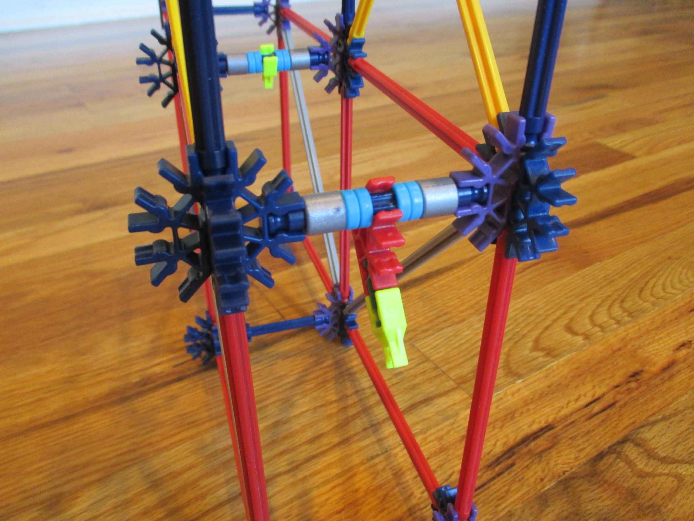 Rollercoaster Push Lift: a K'nex Ball Machine Lift : 8 Steps ...