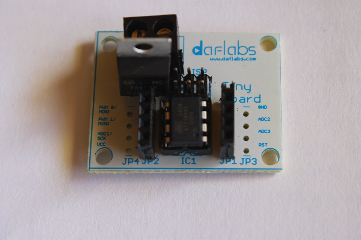 Programming the TinyBoard - ATTiny85 Development Board : 6 Steps ...