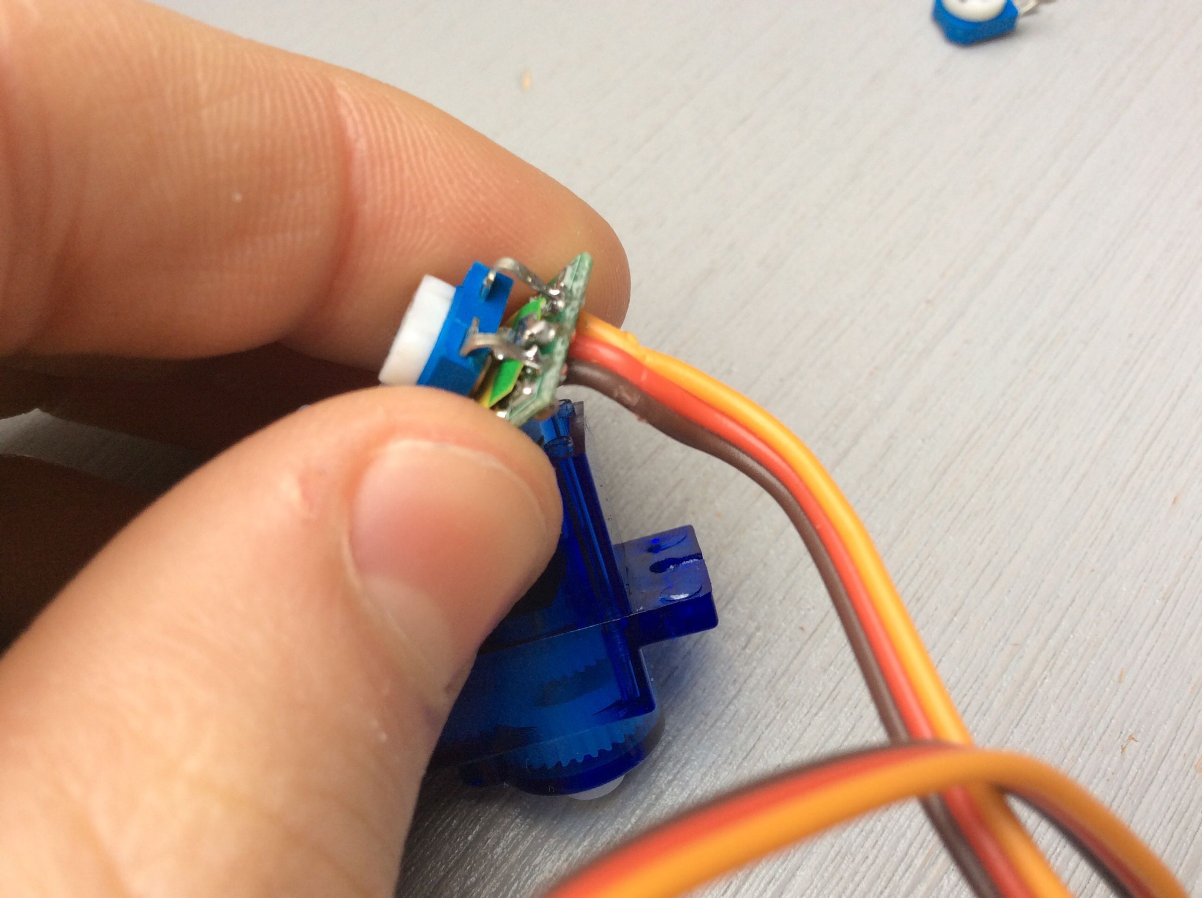 How to Make a Fullyrotational Servo : 7 Steps (with Pictures ...
