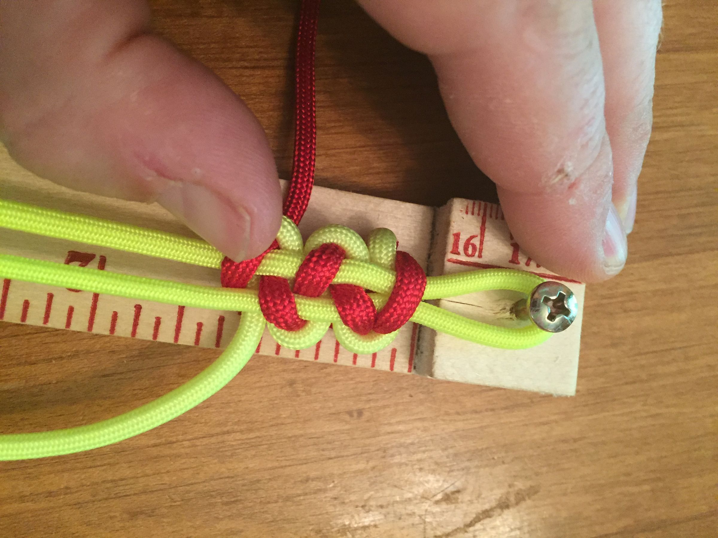 Softball/Baseball Themed Paracord Bracelet : 9 Steps (with Pictures ...