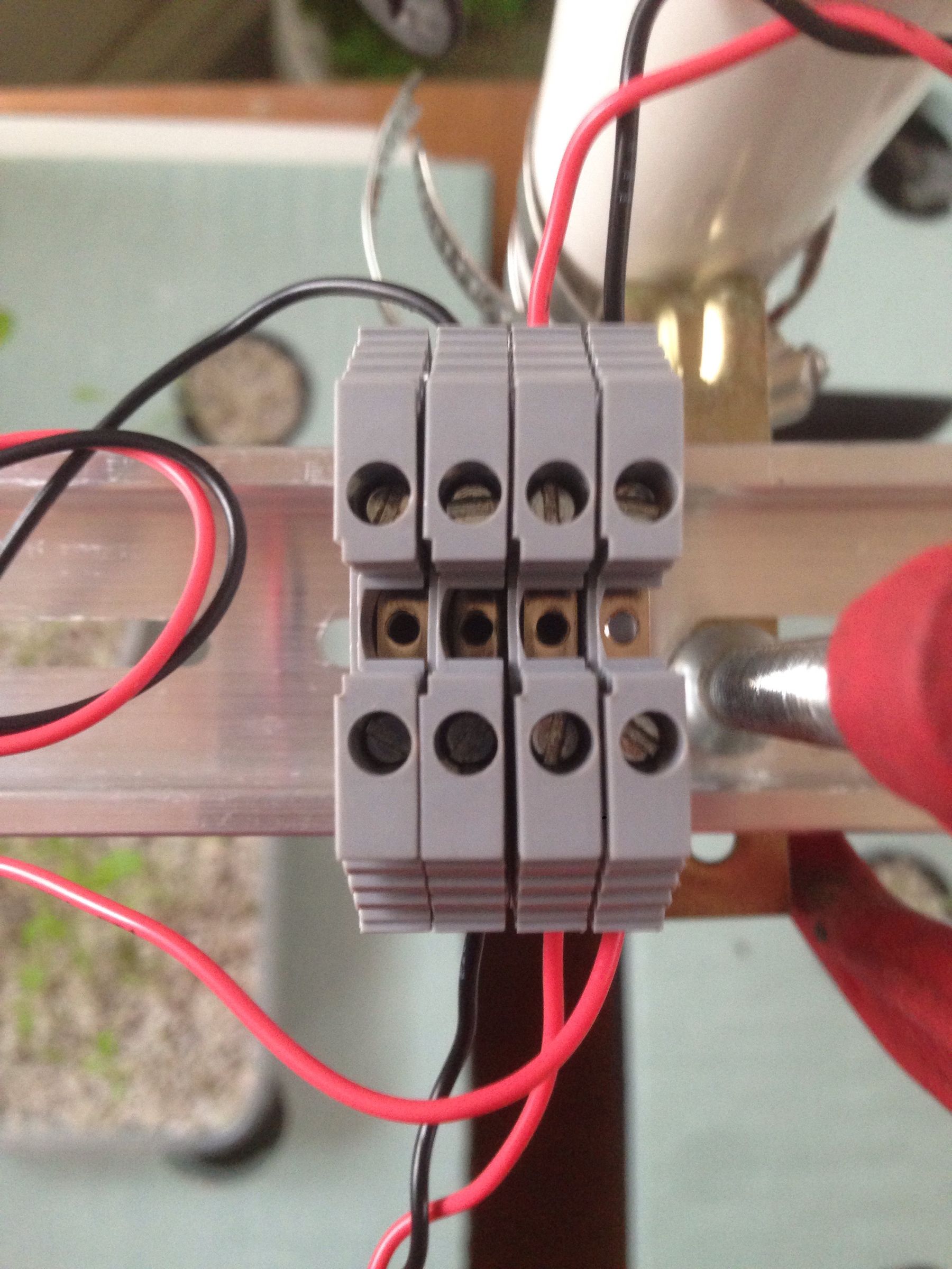 LED Grow Light Using Illumitex Surexi F1 LEDs : 5 Steps (with Pictures ...