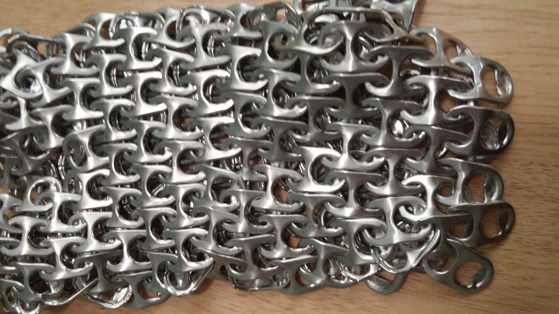 Soda Can Tab Chainmaille Gauntlet : 5 Steps (with Pictures) - Instructables